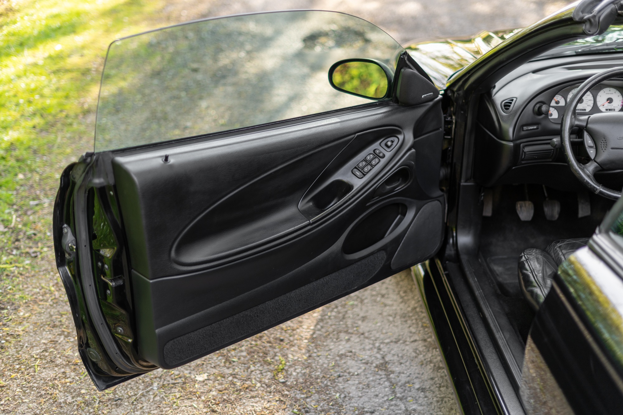 Lot 73 - 1997 Ford Mustang SN95 SVT Cobra Convertible