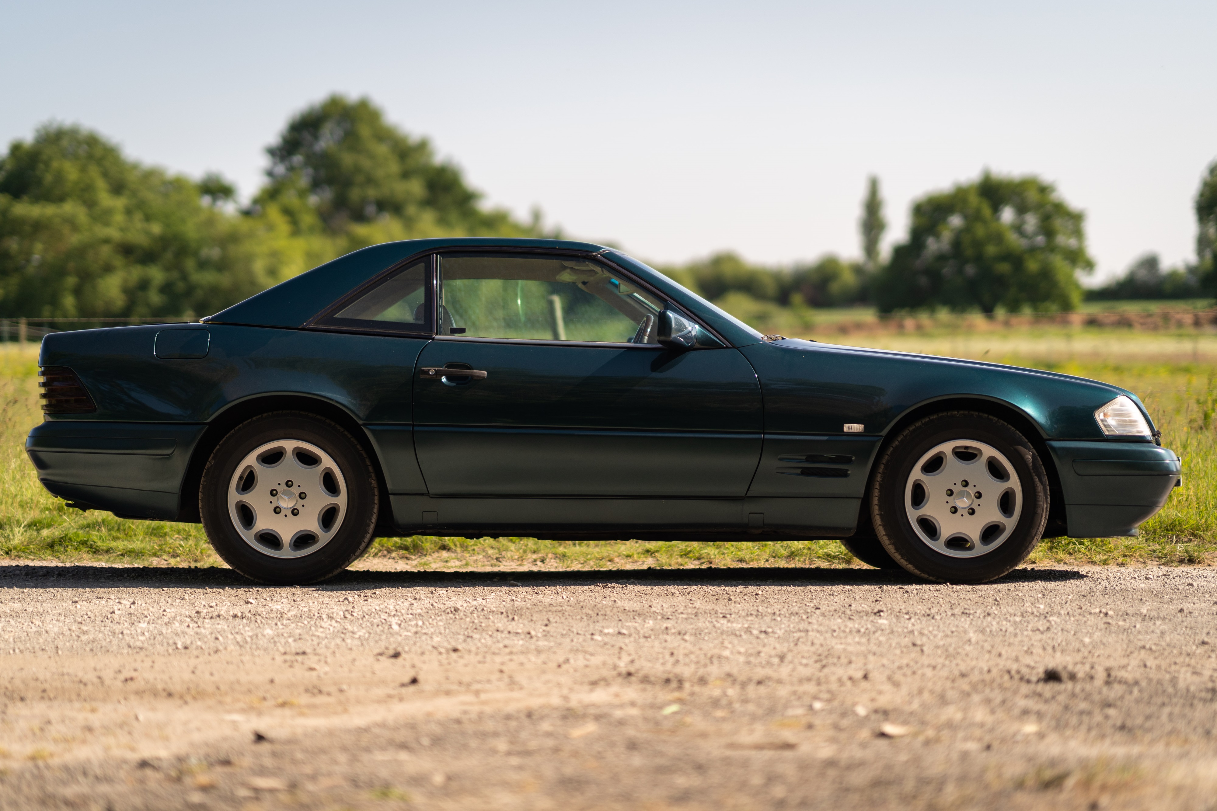 Lot 110 - 1996 Mercedes-Benz SL 320