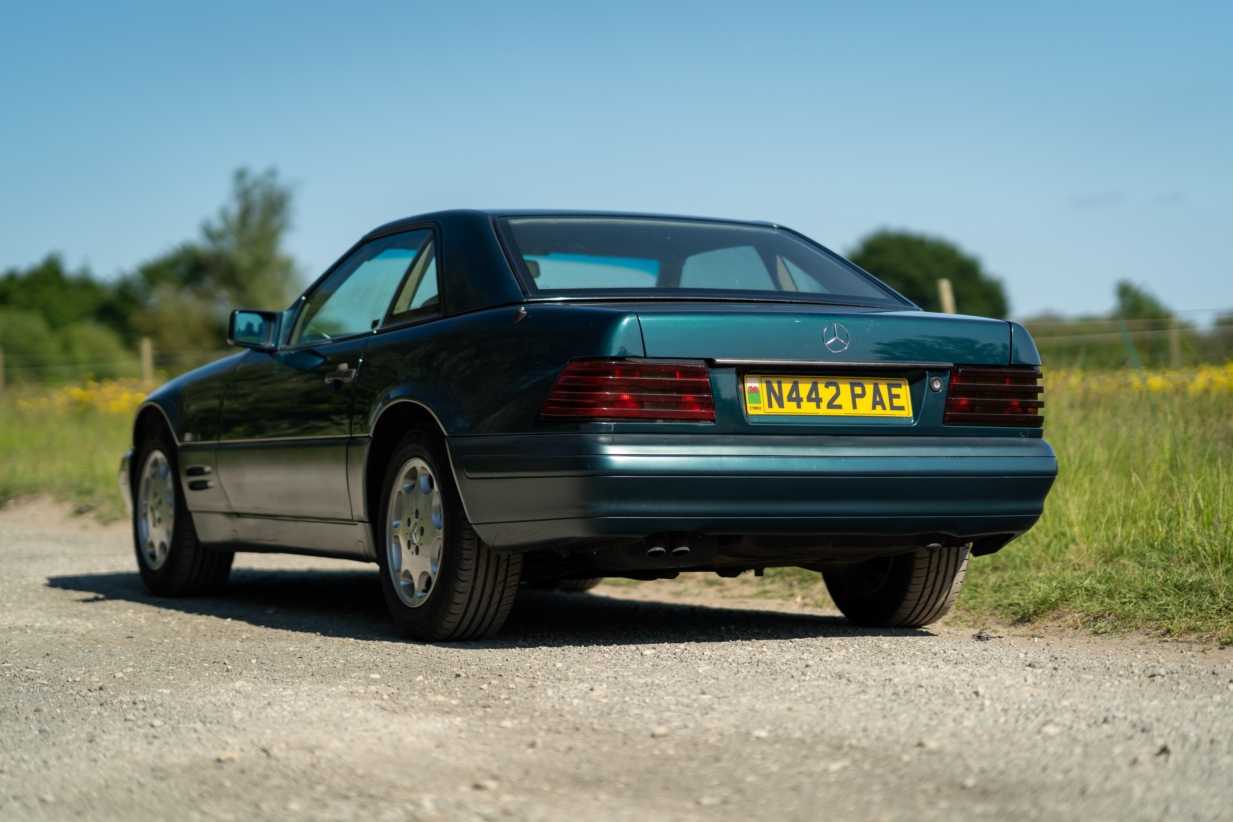 Lot 110 - 1996 Mercedes-Benz SL 320