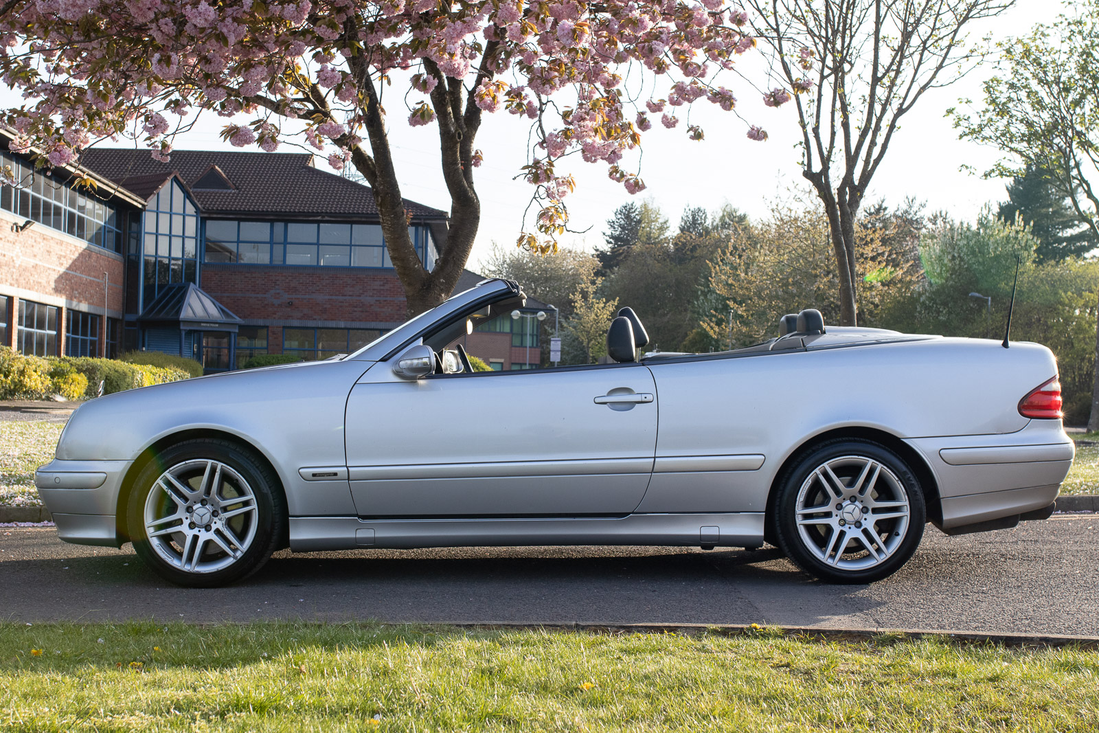 Lot 51 - 1999 Mercedes-Benz CLK 430 Avantgarde