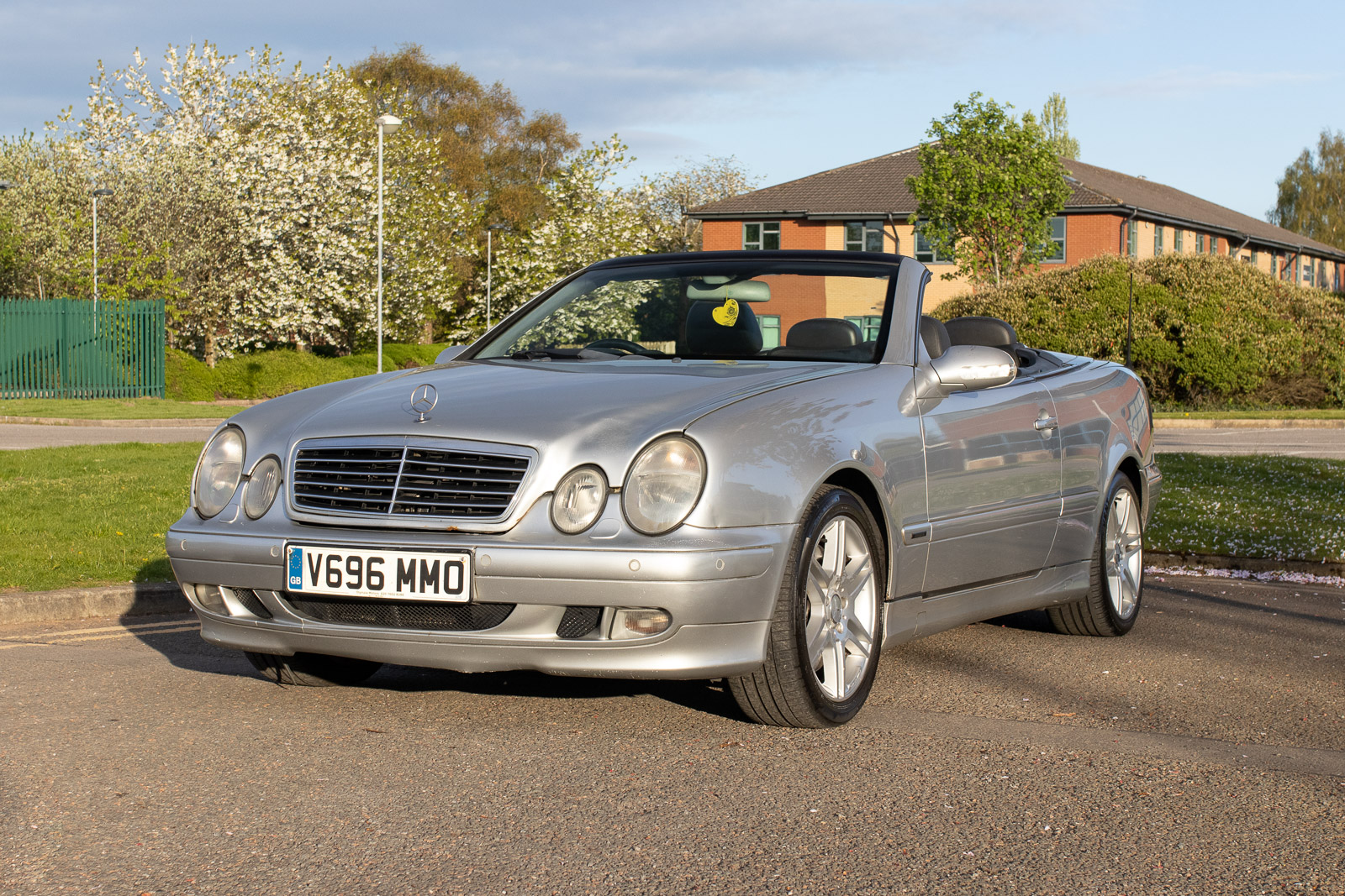 Lot 51 - 1999 Mercedes-Benz CLK 430 Avantgarde