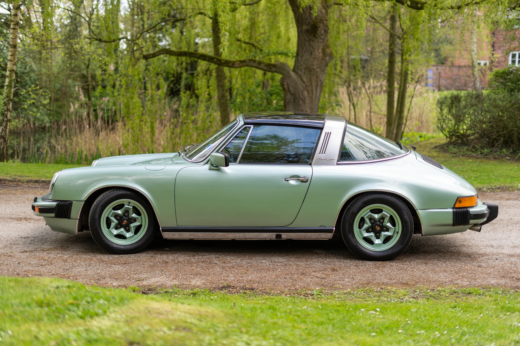 Lot 93 - 1977 Porsche 911 2.7 Targa
