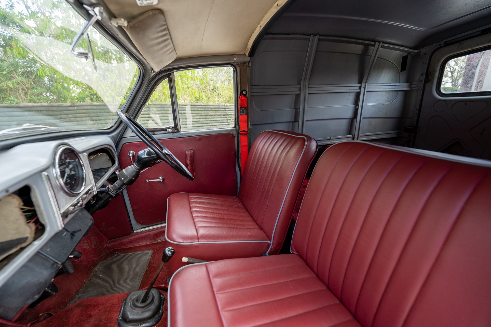 Lot 89 - 1969 Morris 6 CWT Van