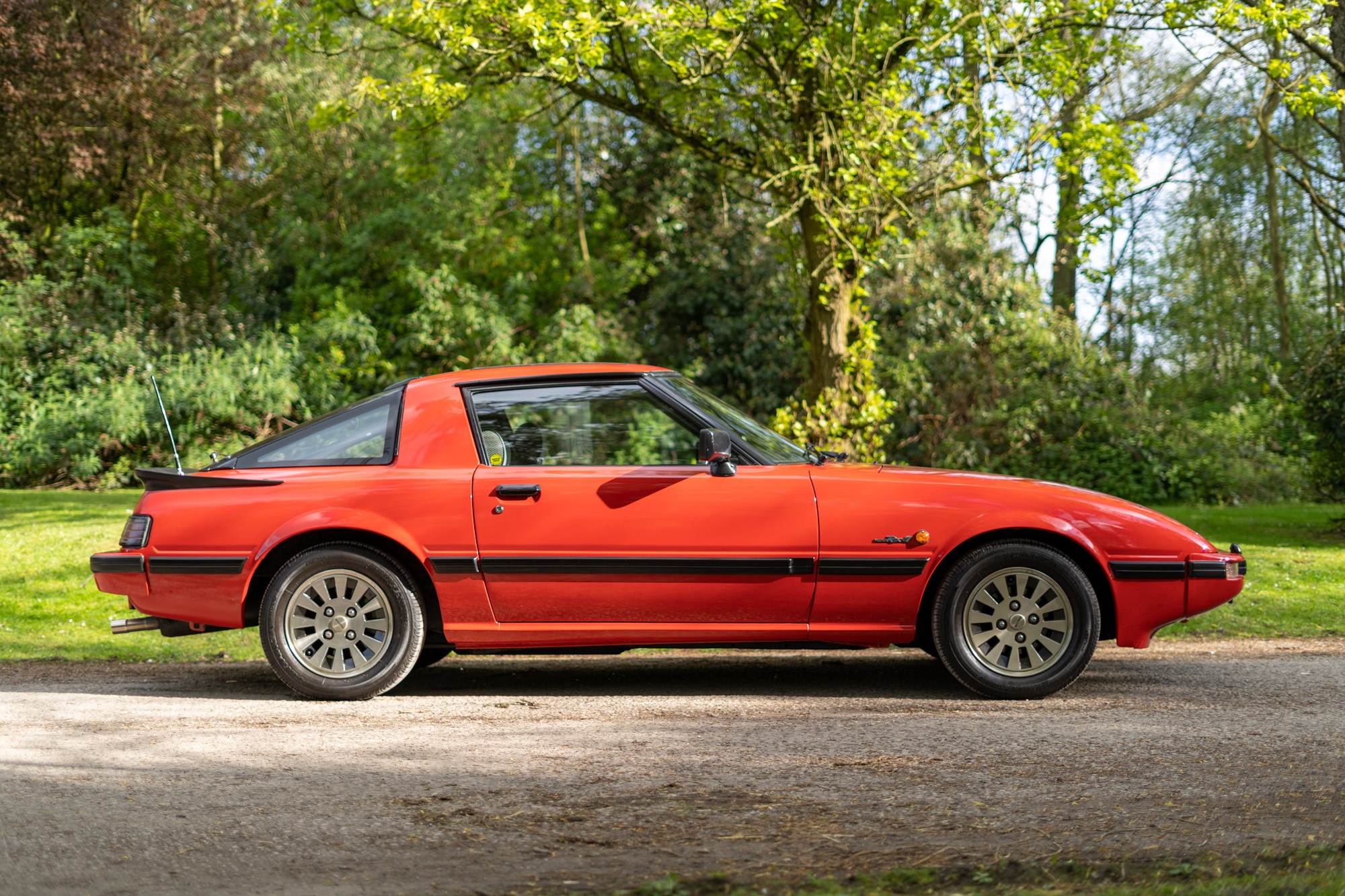 Lot 69 - 1984 Mazda RX7