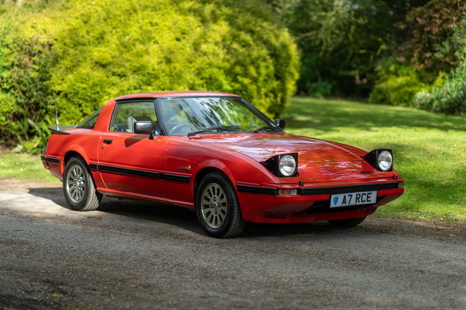 Lot 69 - 1984 Mazda RX7