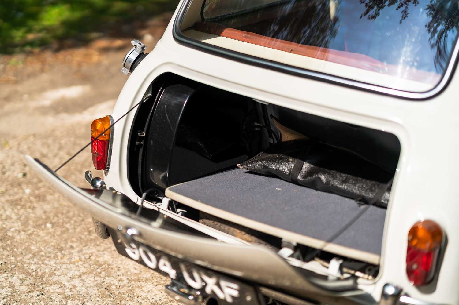 Lot 58 - 1962 Mini Special