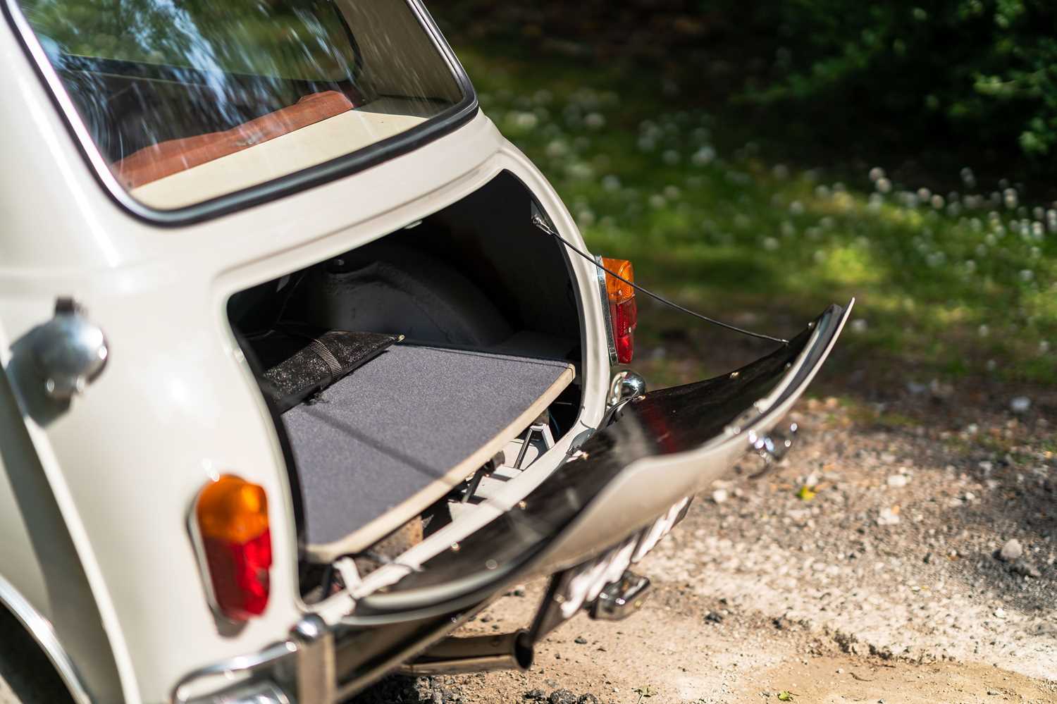 Lot 58 - 1962 Mini Special