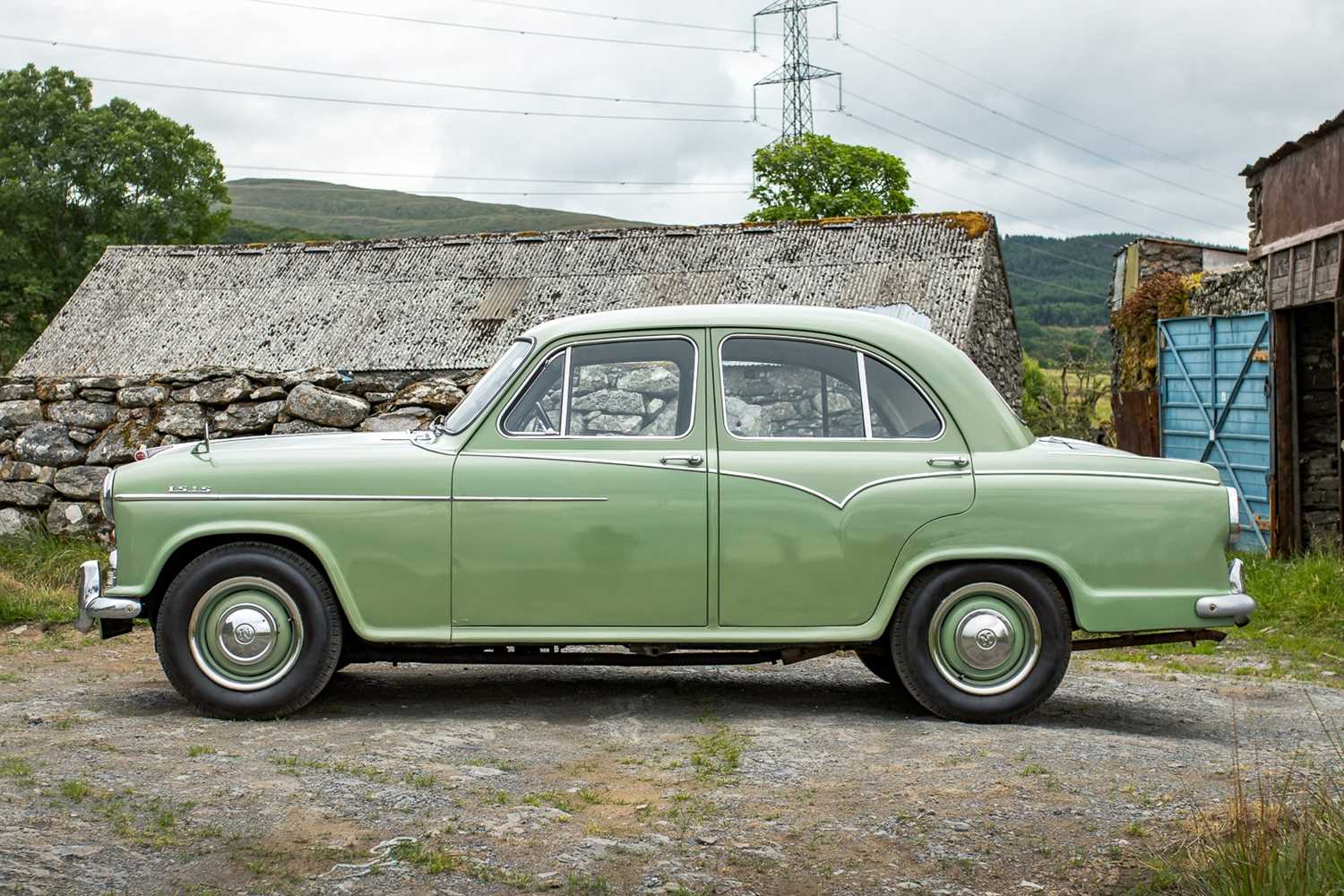 Lot 73 - 1957 Morris ISIS