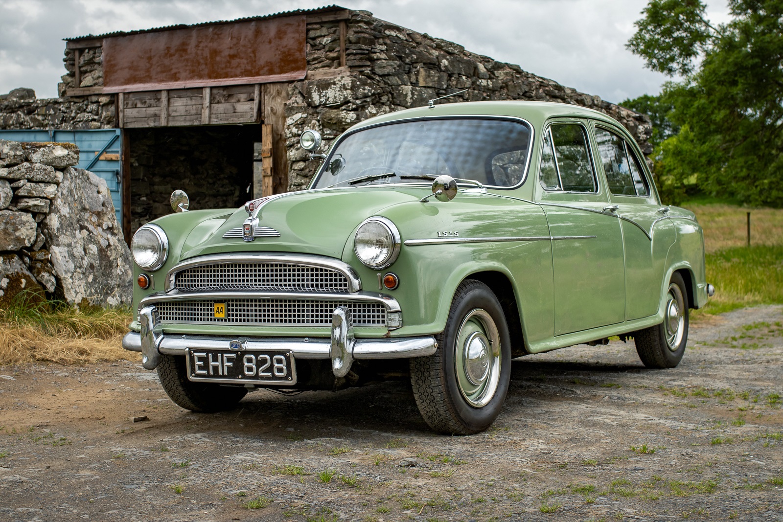 Lot 73 - 1957 Morris ISIS