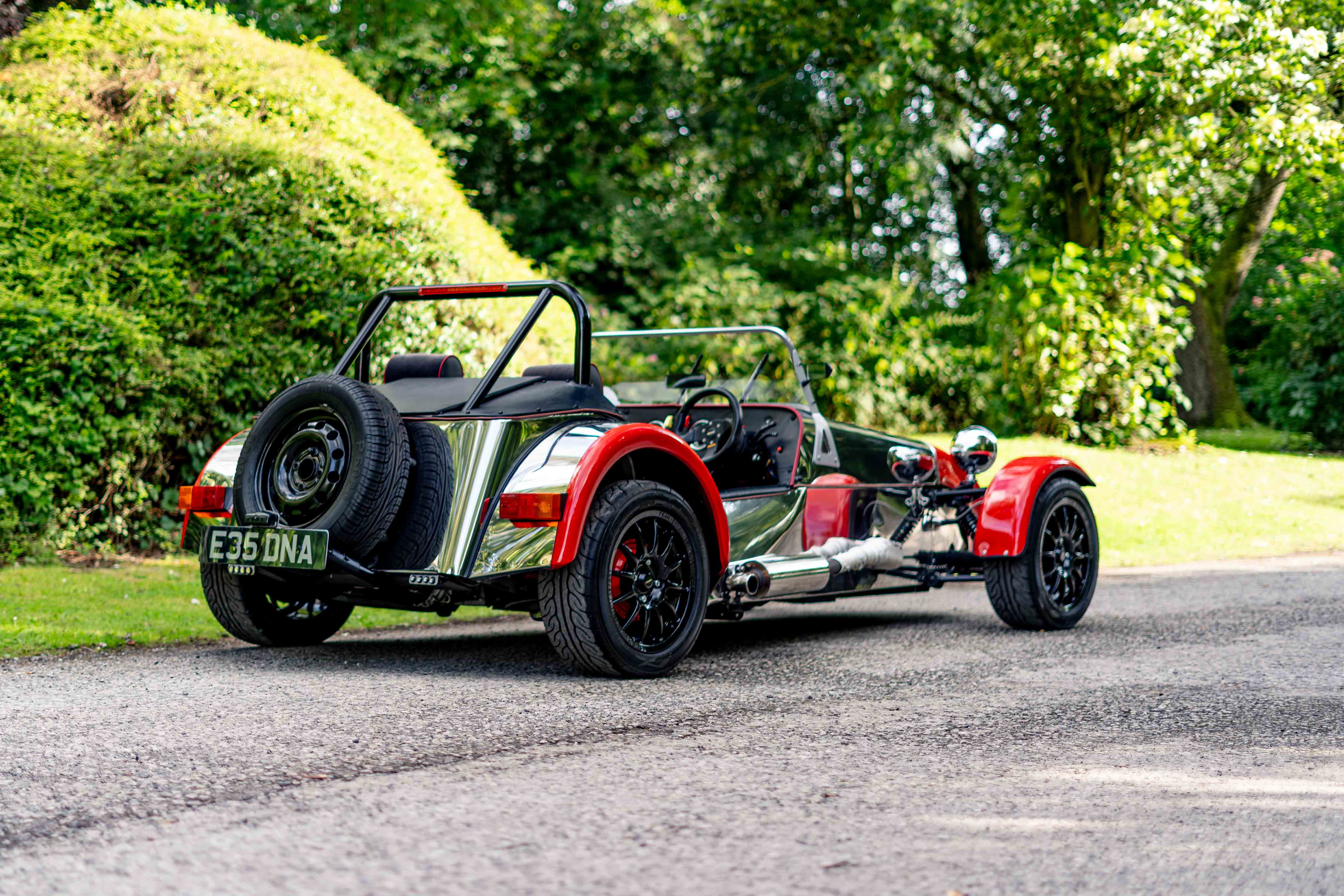 Lot 130 - 2003 Robin Hood 2B