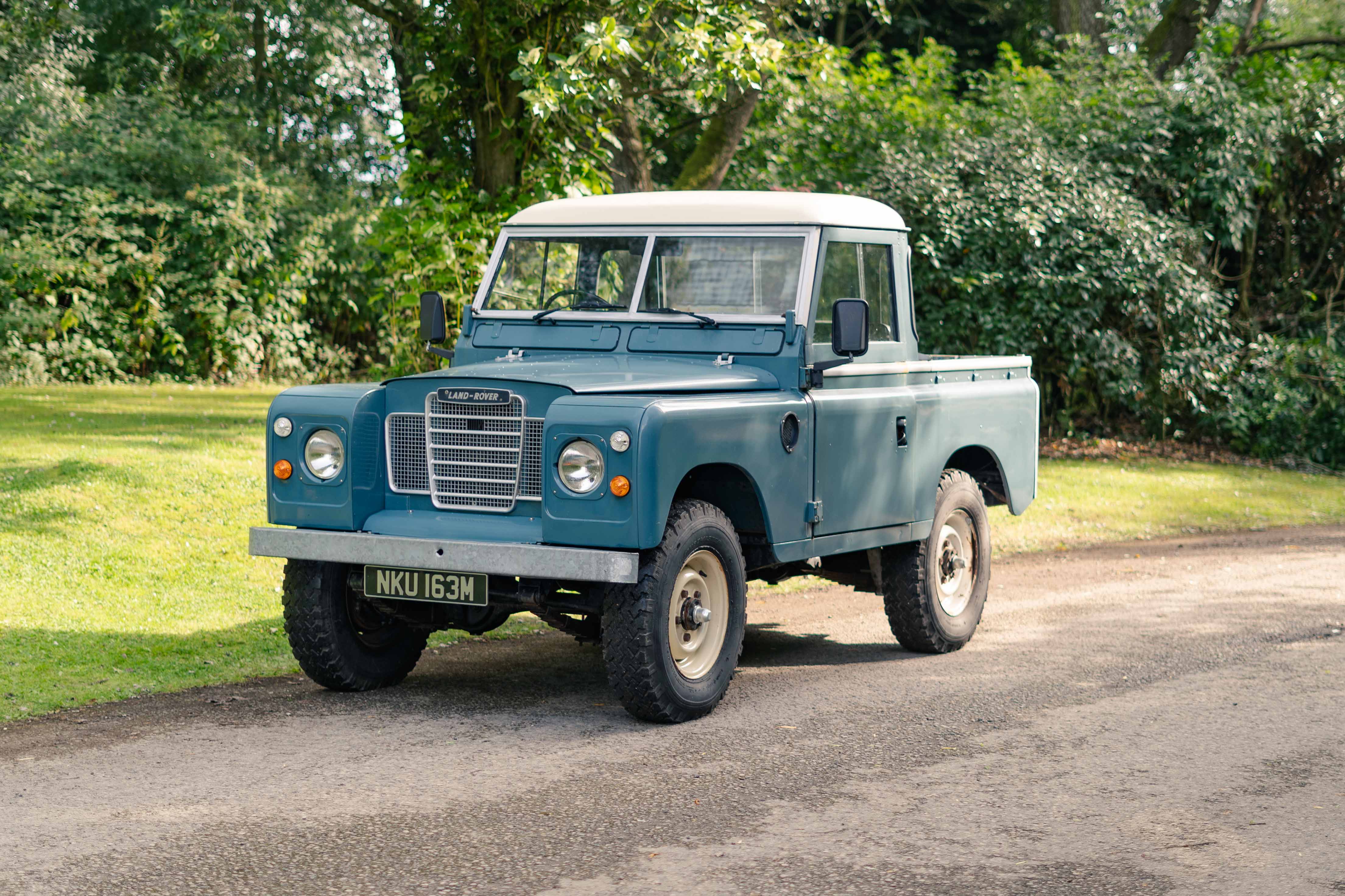 Lot 67 - 1973 Land Rover Series III Pickup
