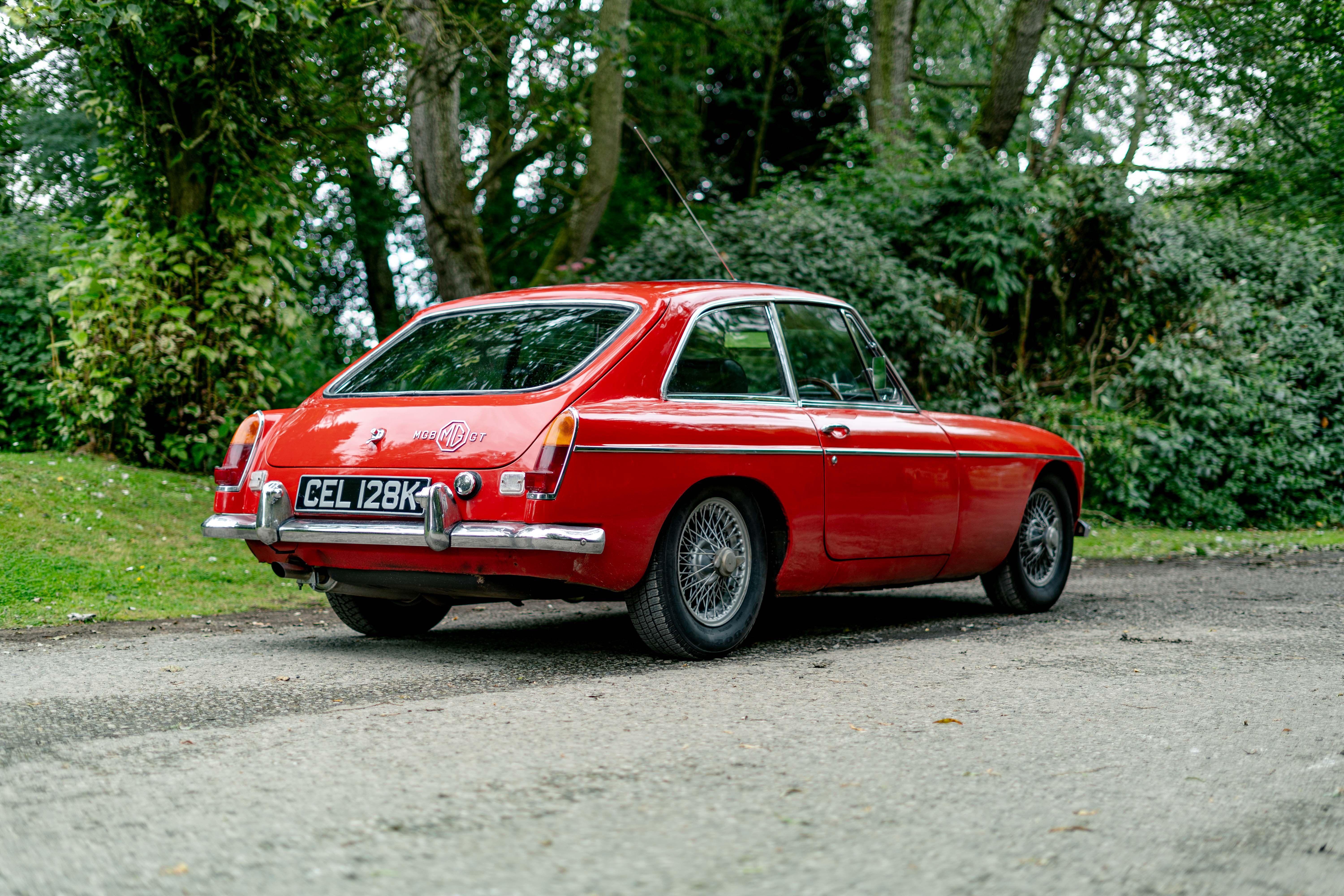 Lot 43 - 1971 MGB GT