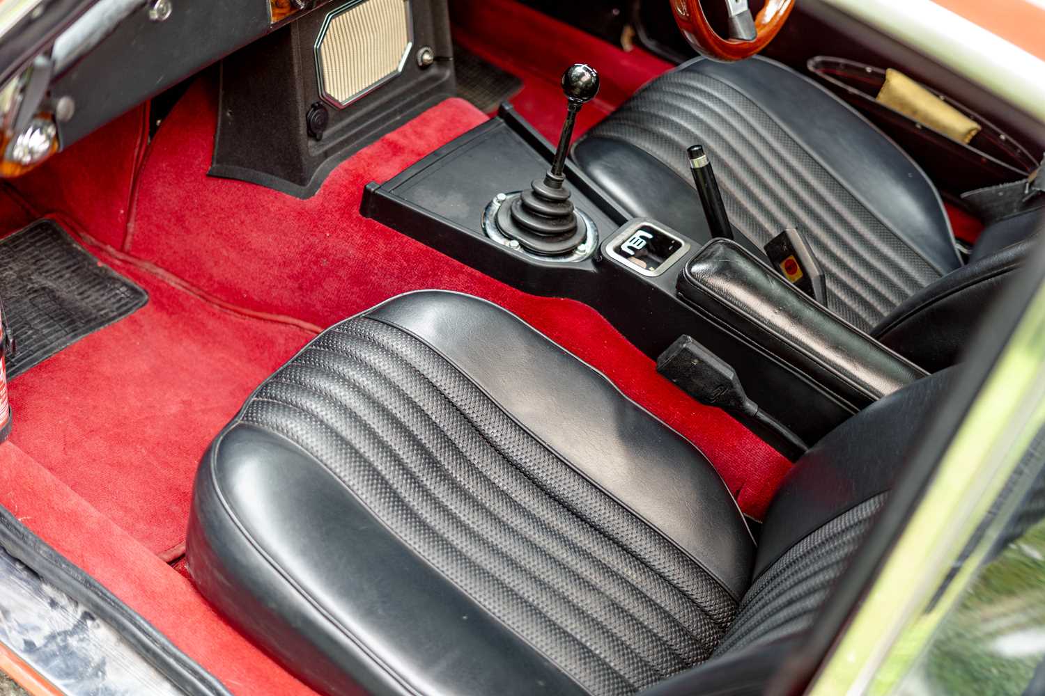 Lot 43 - 1971 MGB GT