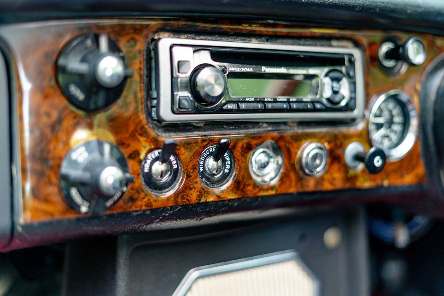 Lot 43 - 1971 MGB GT