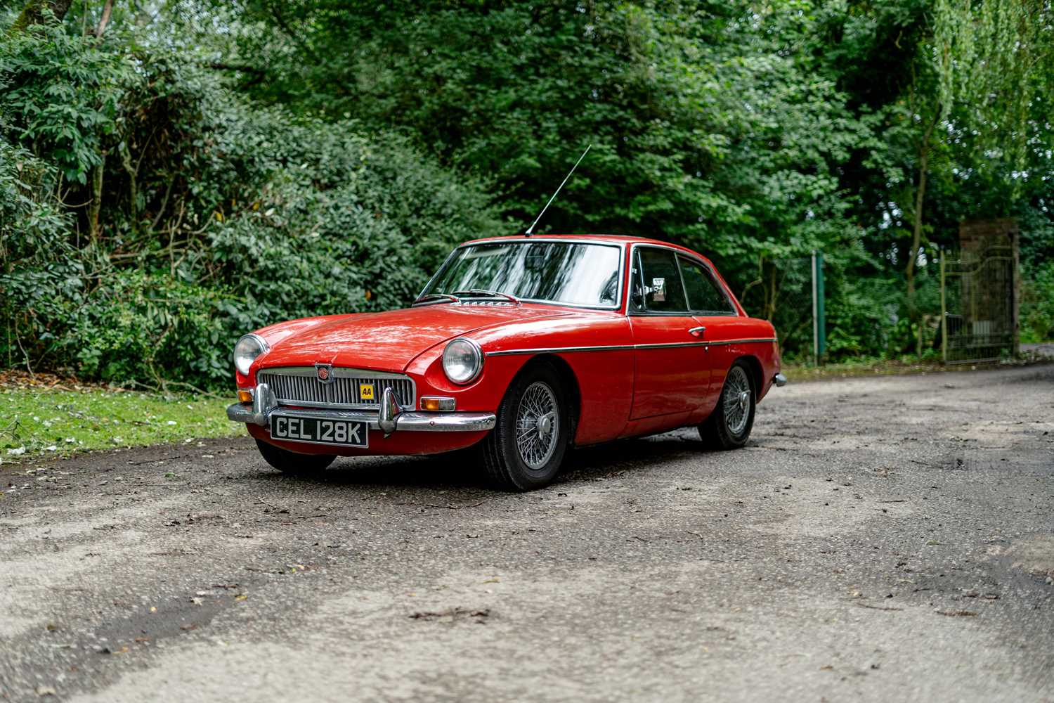 Lot 43 - 1971 MGB GT