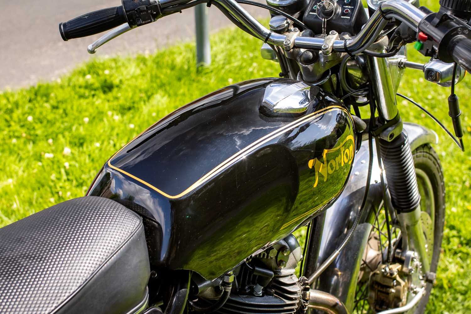 Lot 22 - 1977 Norton Commando MK3