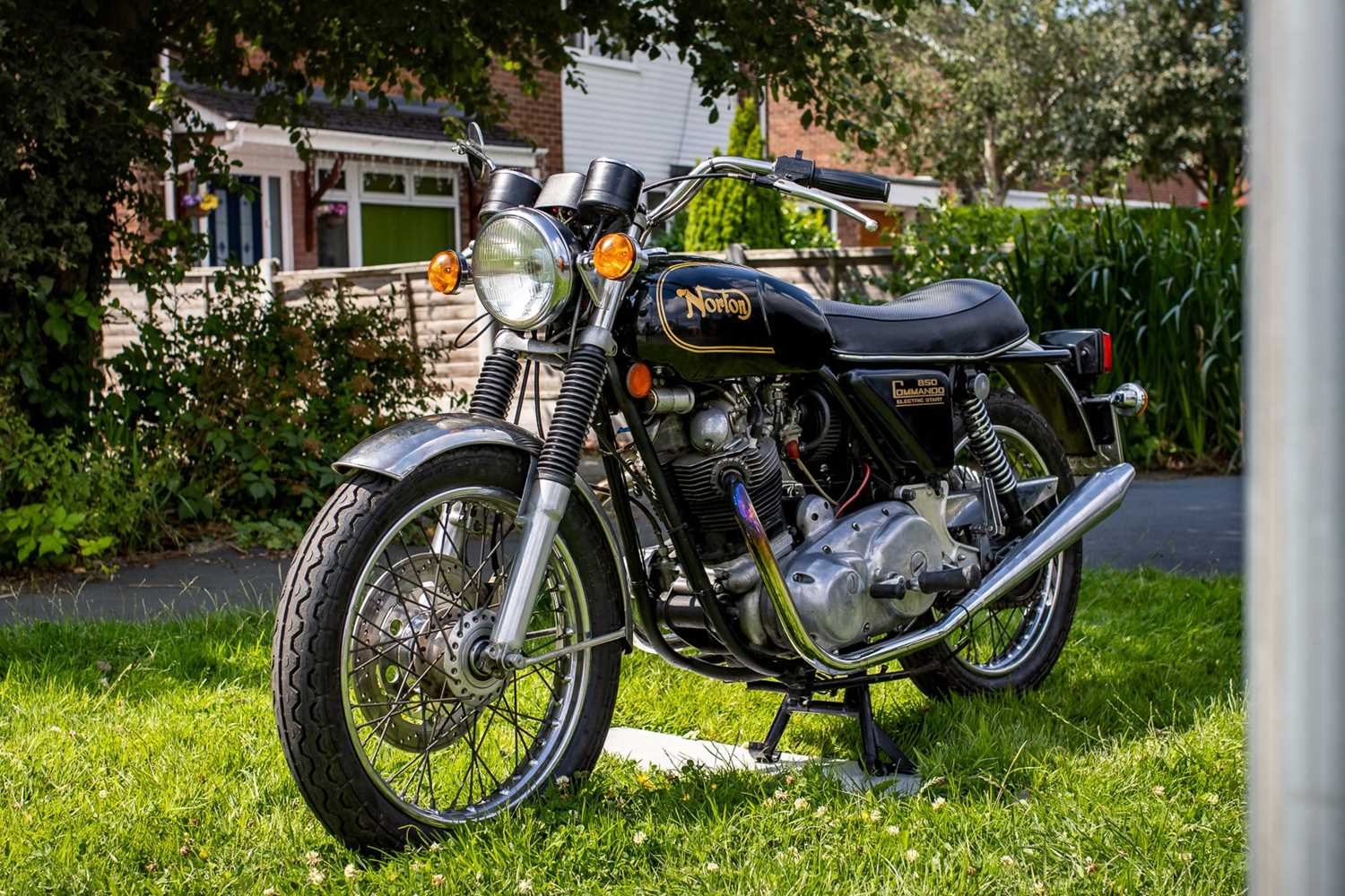 Lot 22 - 1977 Norton Commando MK3