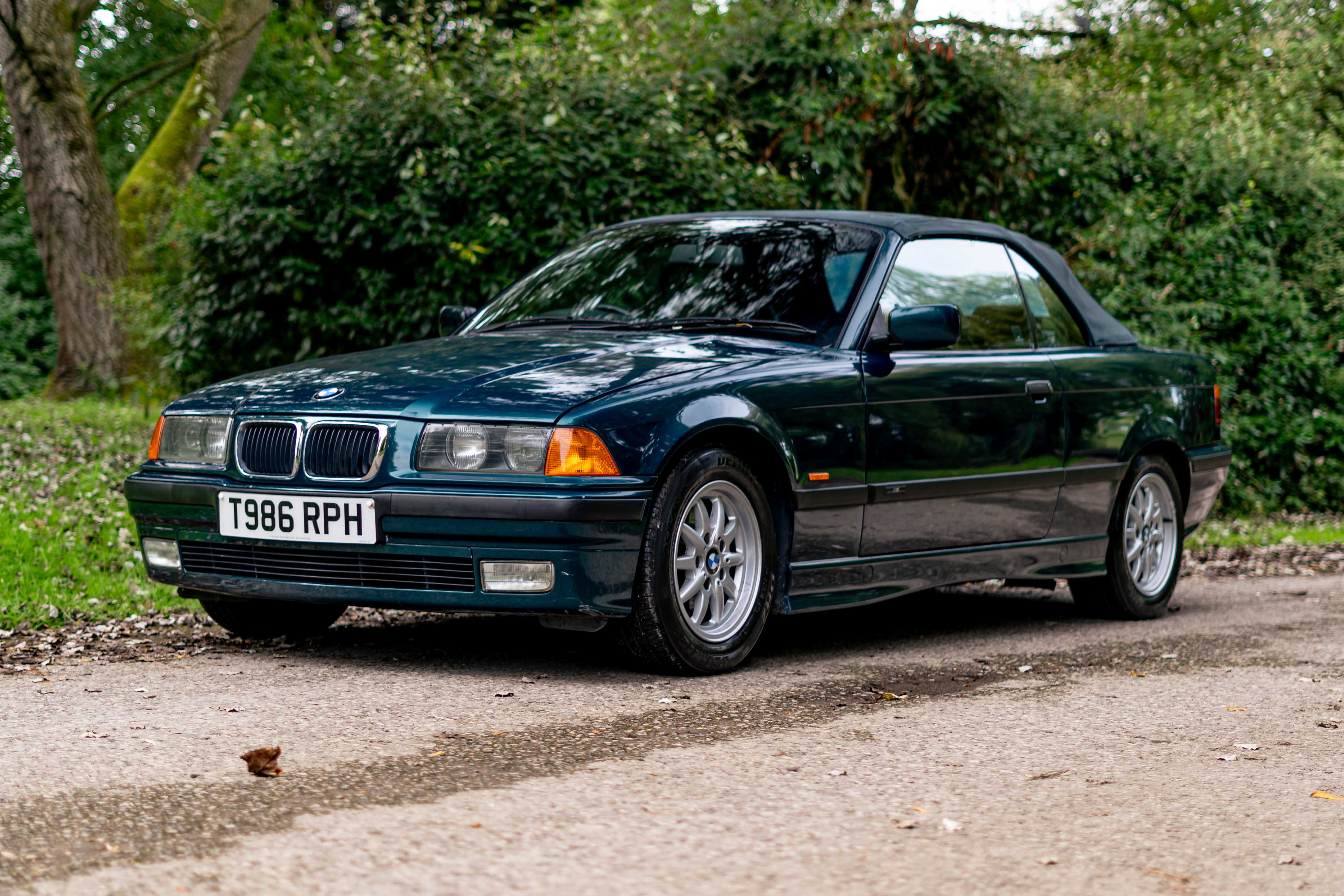 Lot 13 - 1999 BMW 328i Convertible
