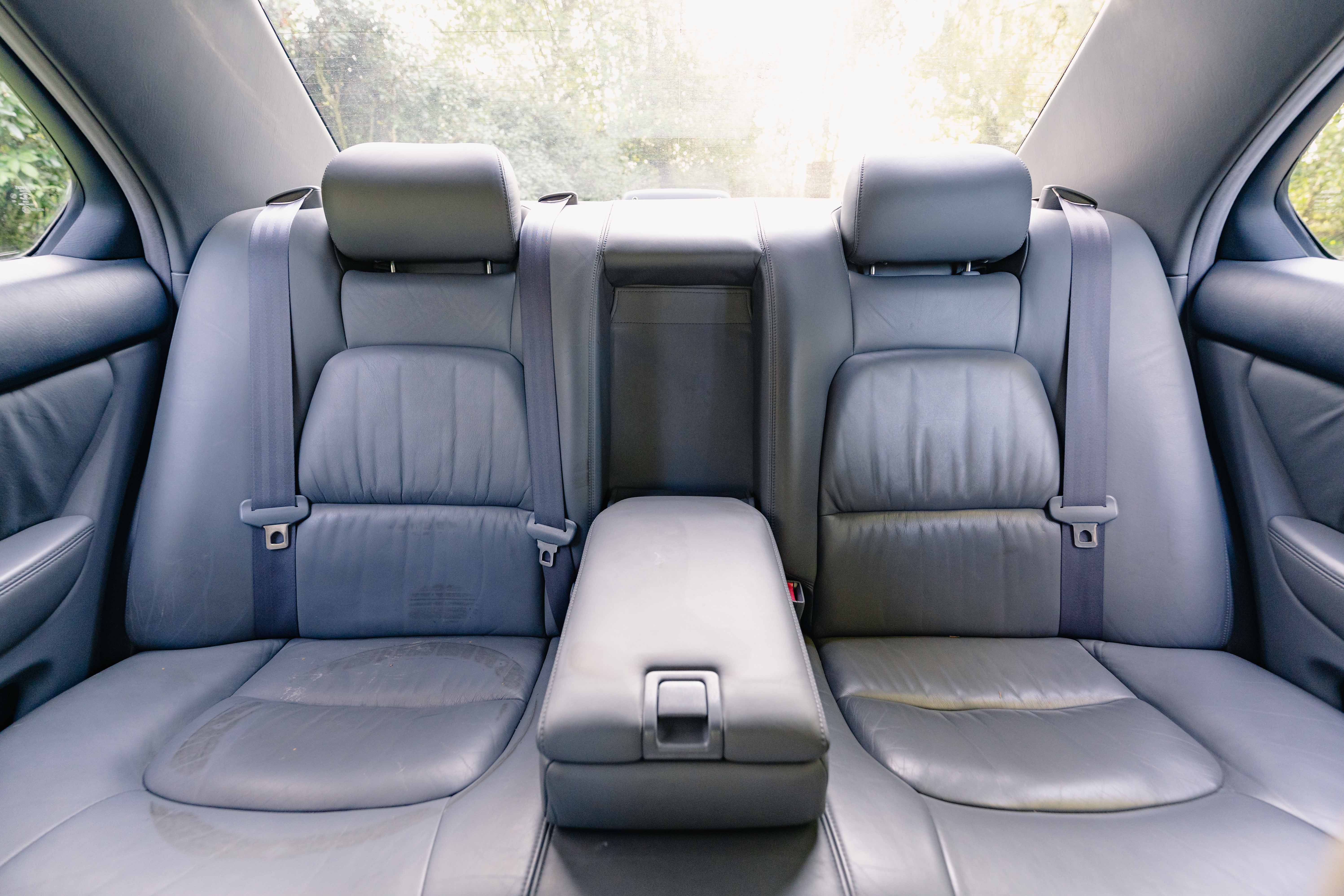 Lot 35 - 1995 Lexus LS400