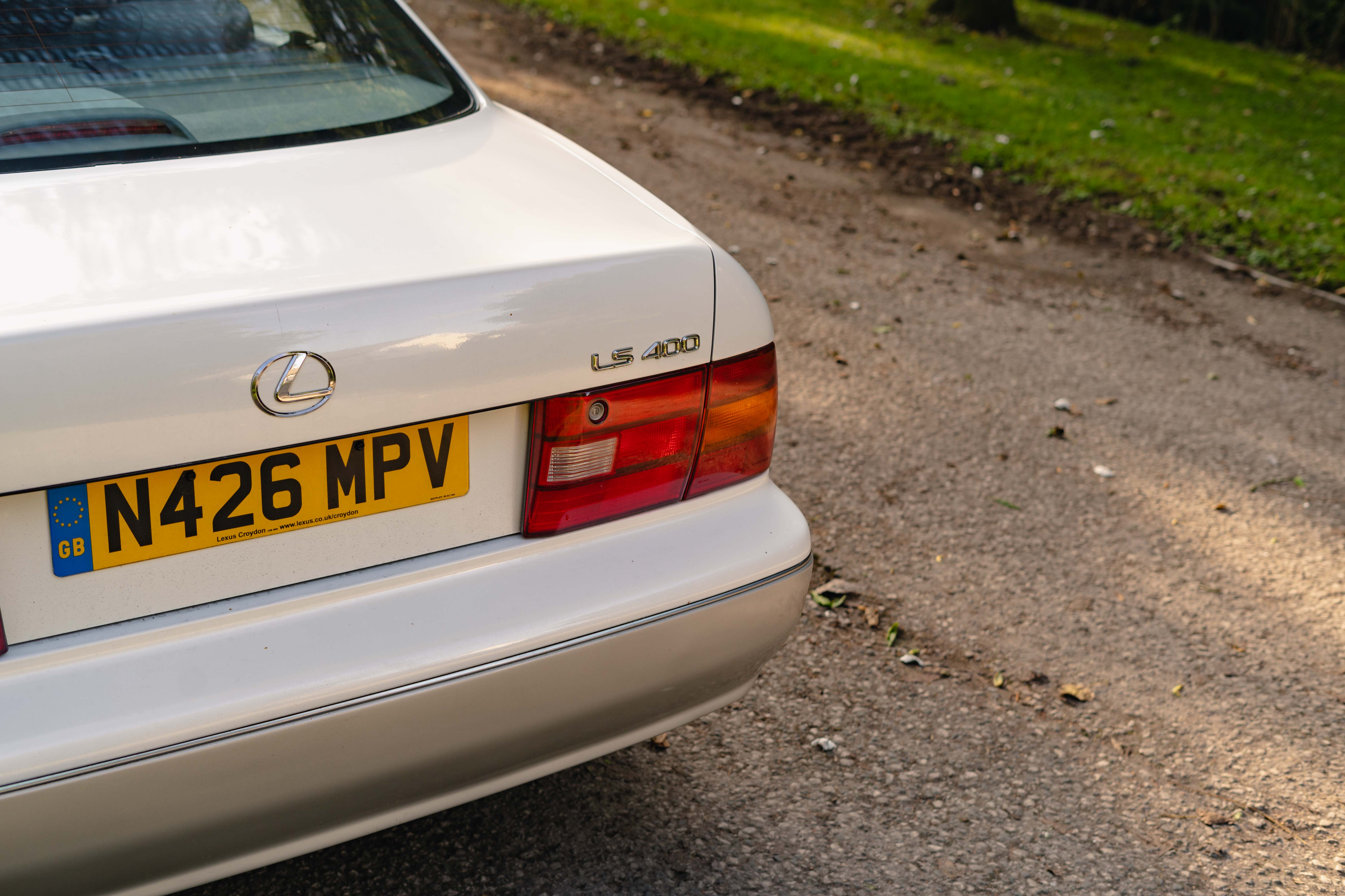 Lot 35 - 1995 Lexus LS400