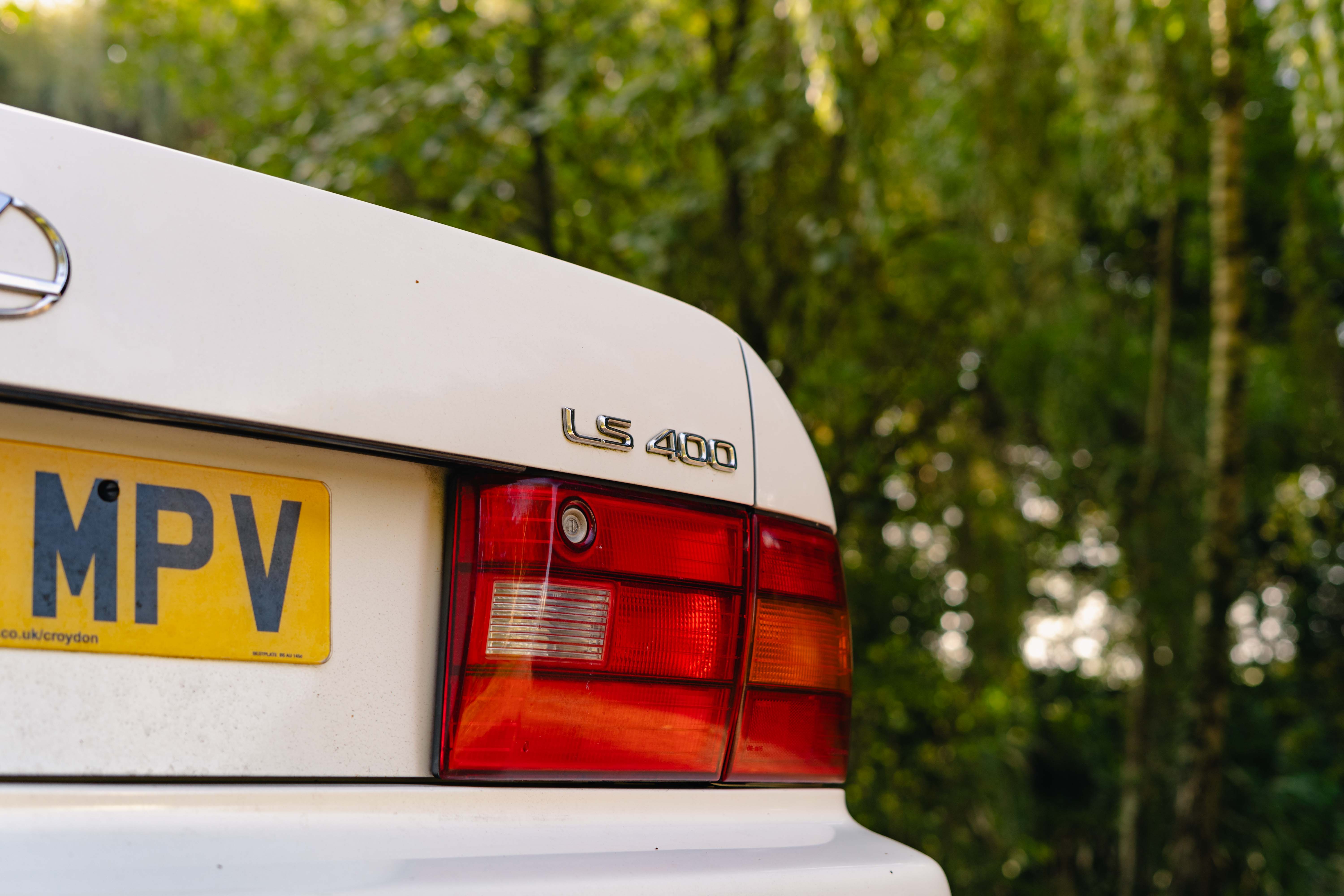 Lot 35 - 1995 Lexus LS400