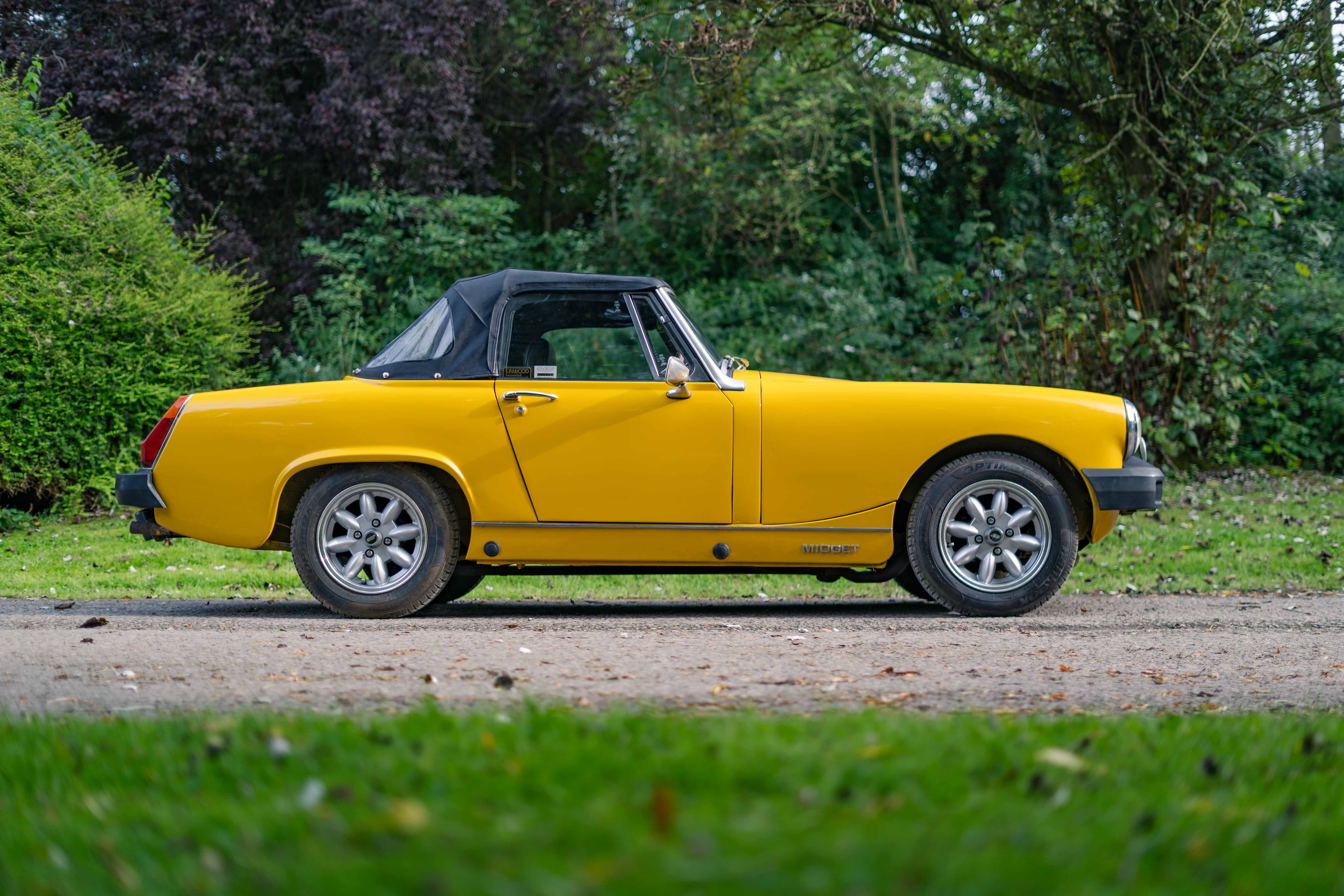 Lot 75 - 1977 MG Midget