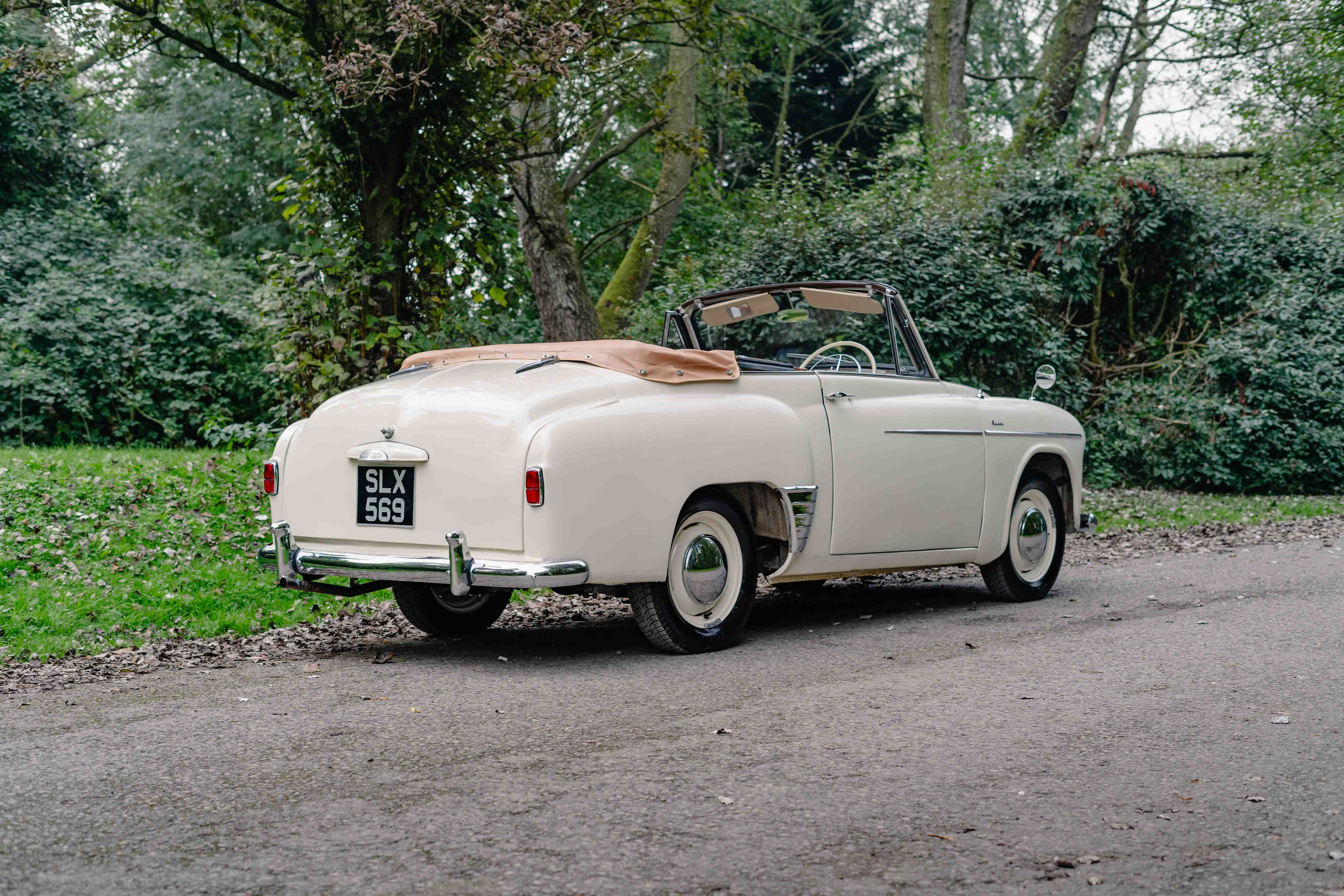 Lot 66 - 1956 Hillman Minx MK8 Convertible
