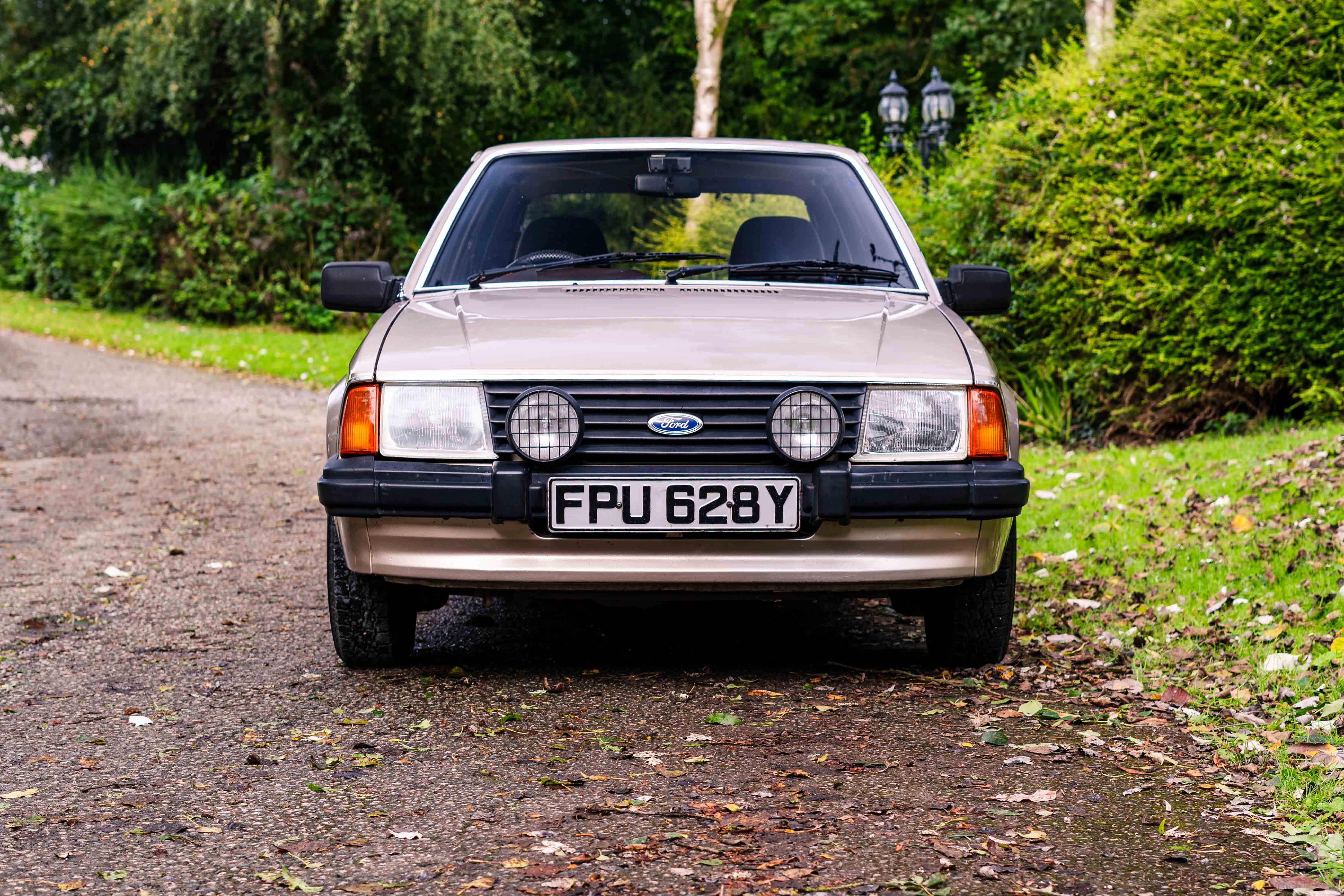 Lot 47 - 1982 Ford Escort MK 3 1.6 Ghia