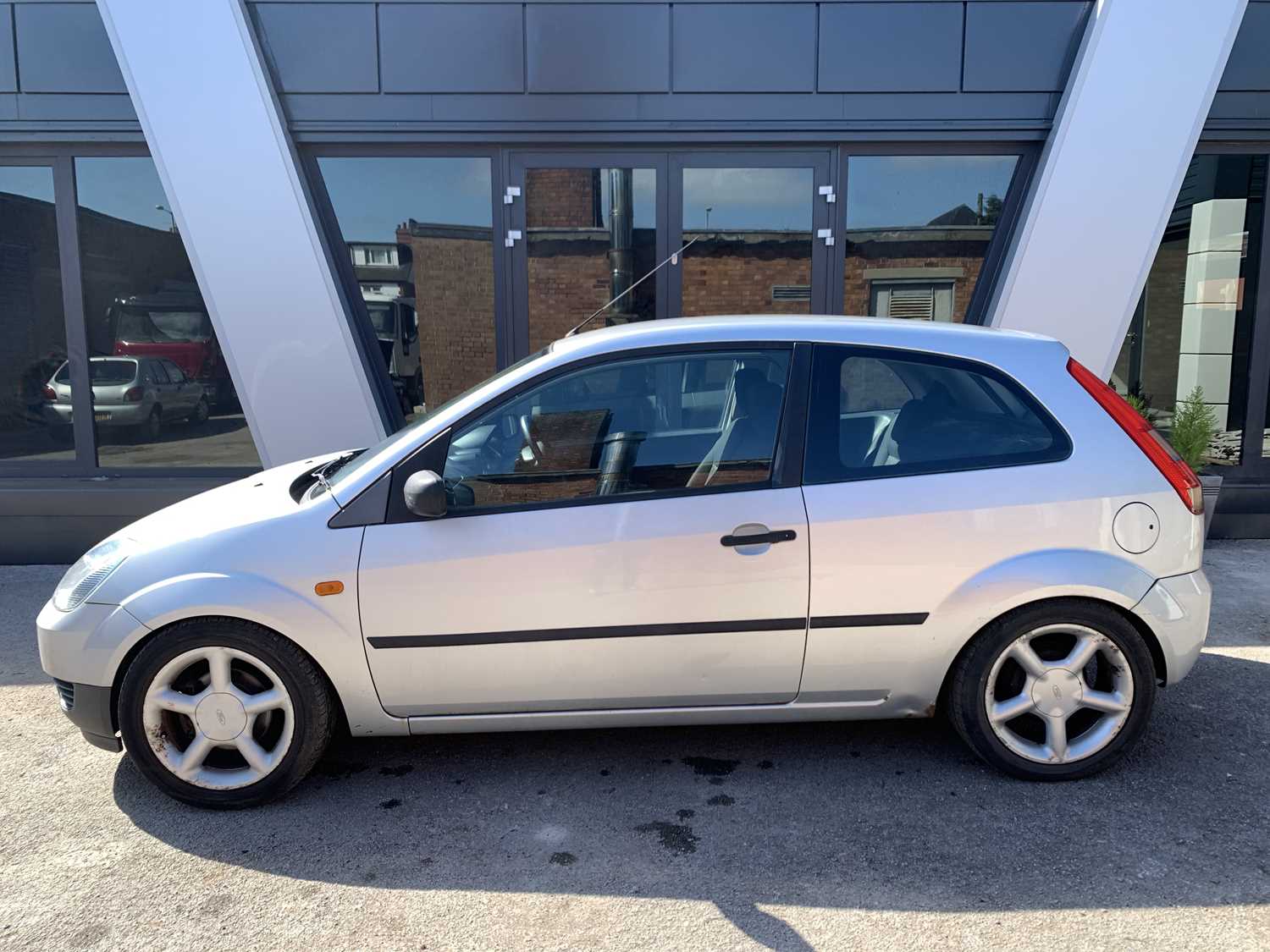 Lot 51 - 2004 Ford Fiesta Finesse