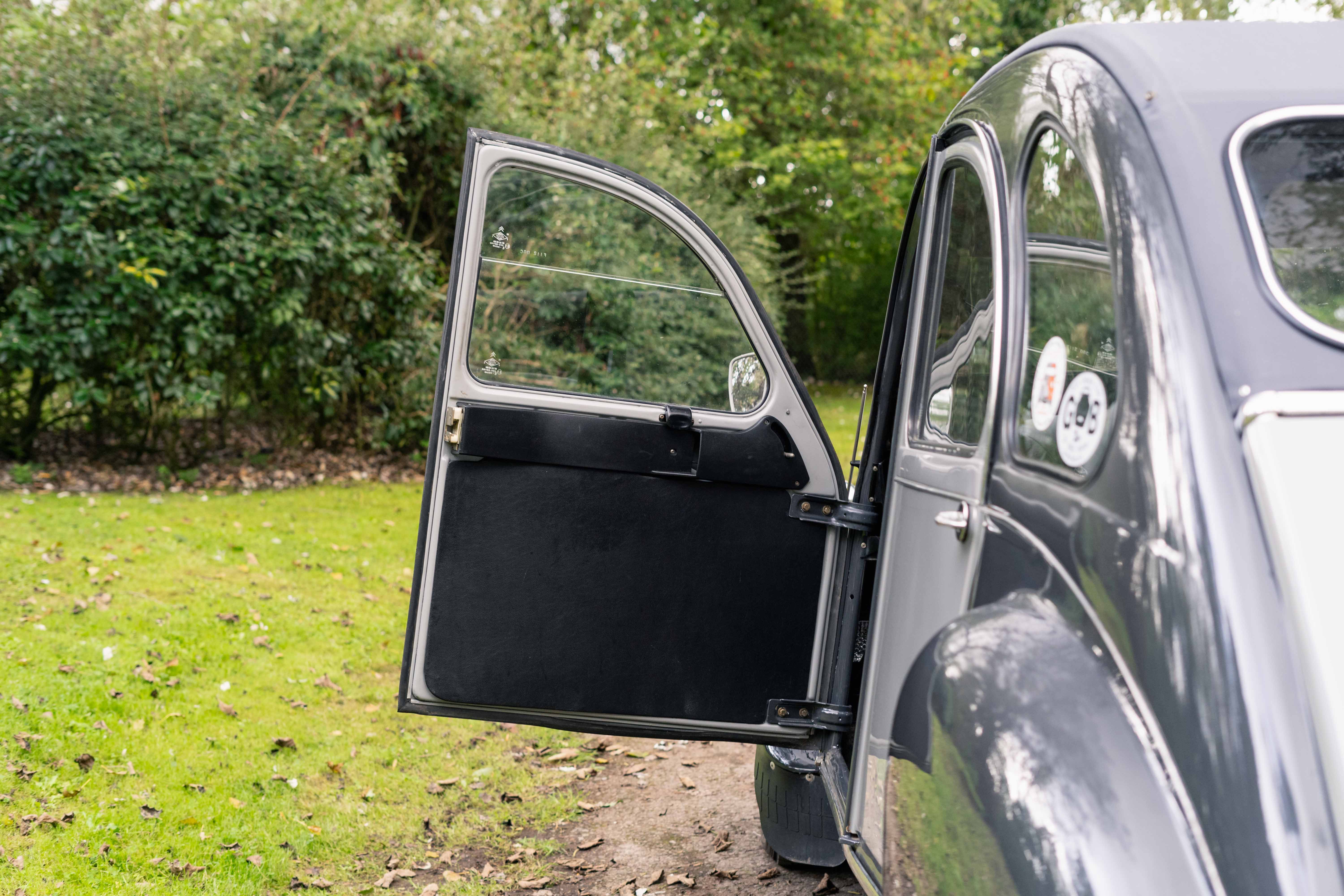 Lot 81 - 1988 Citroen 2CV Charleston