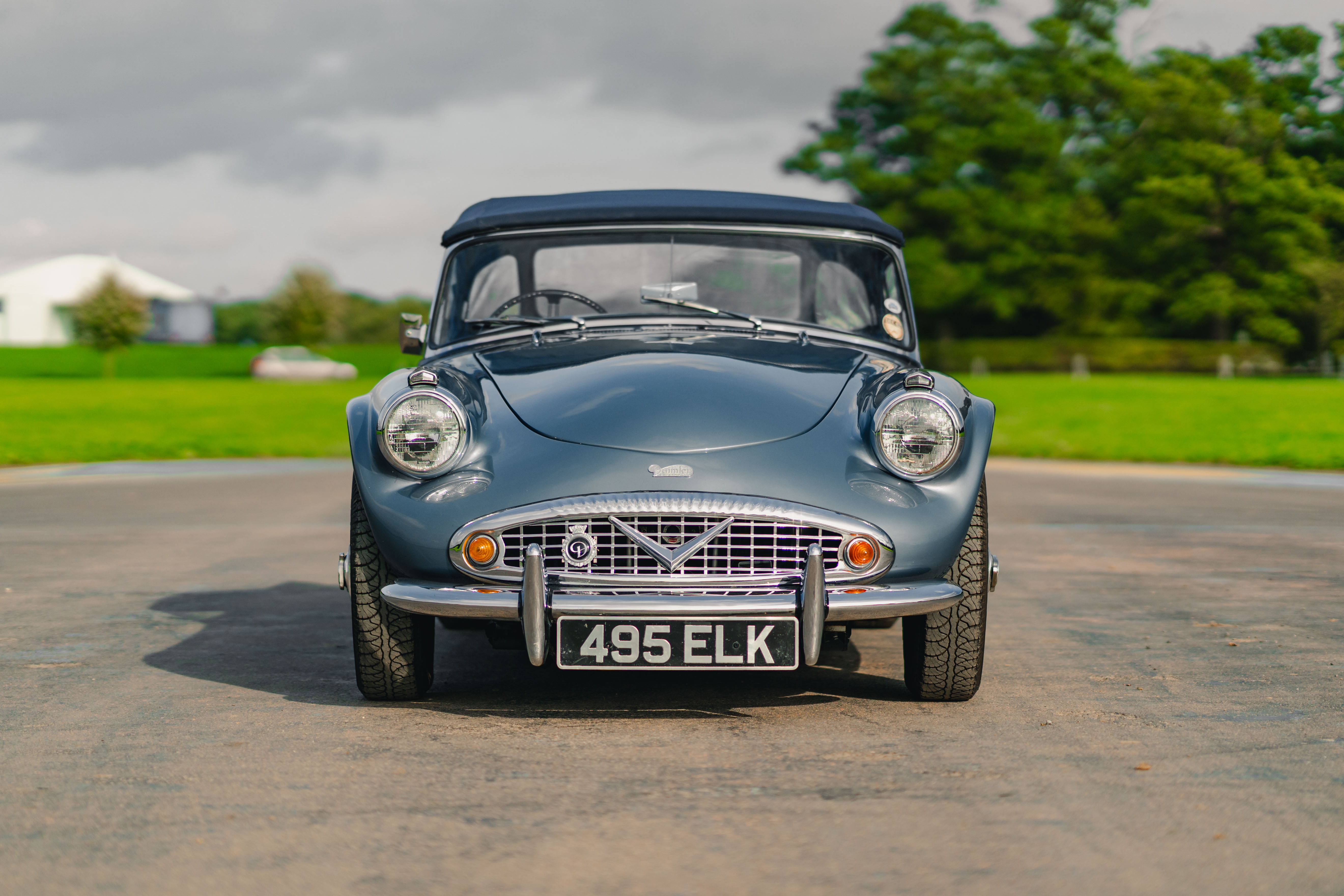 Lot 38 - 1962 Daimler SP250 B-Spec