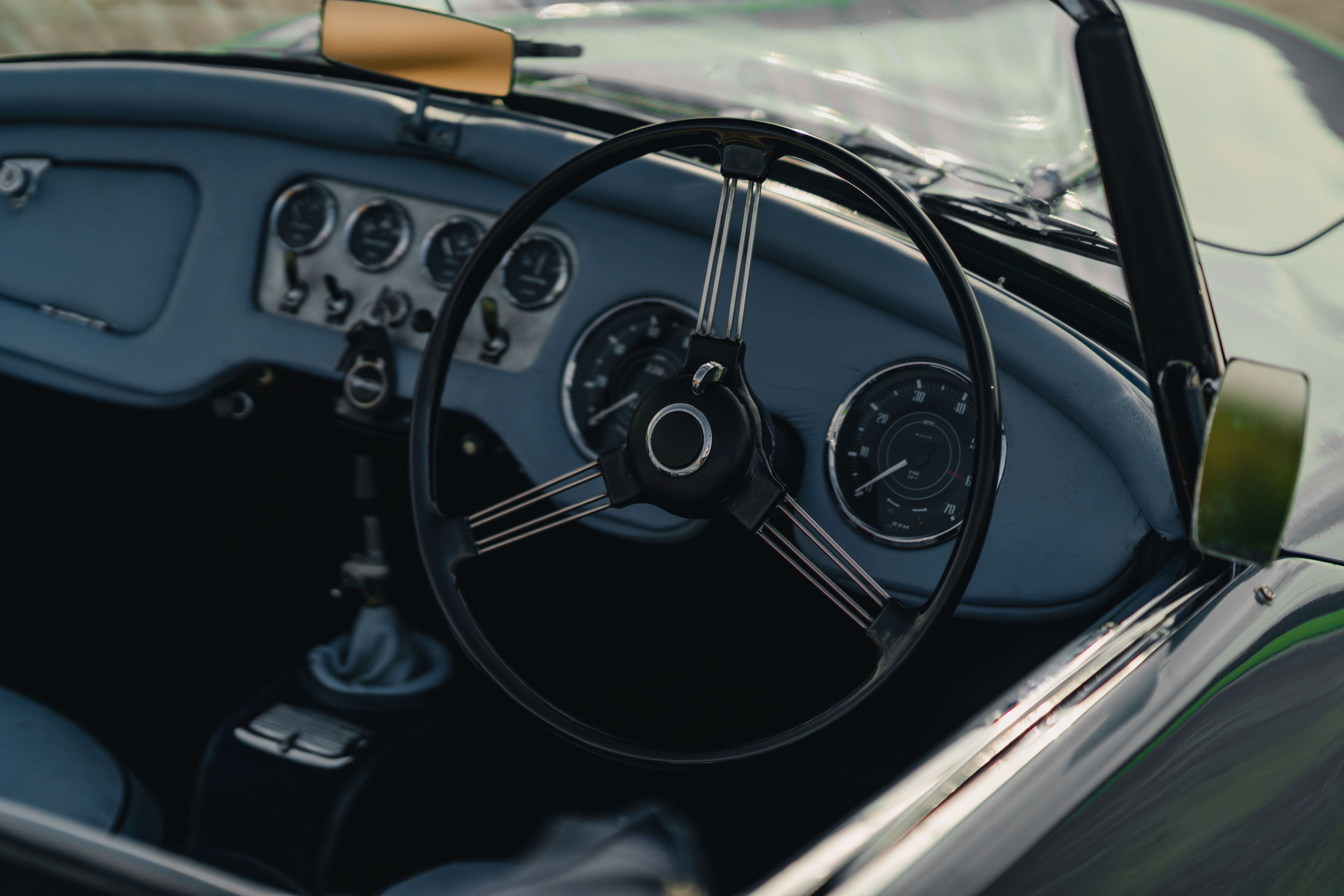 Lot 38 - 1962 Daimler SP250 B-Spec