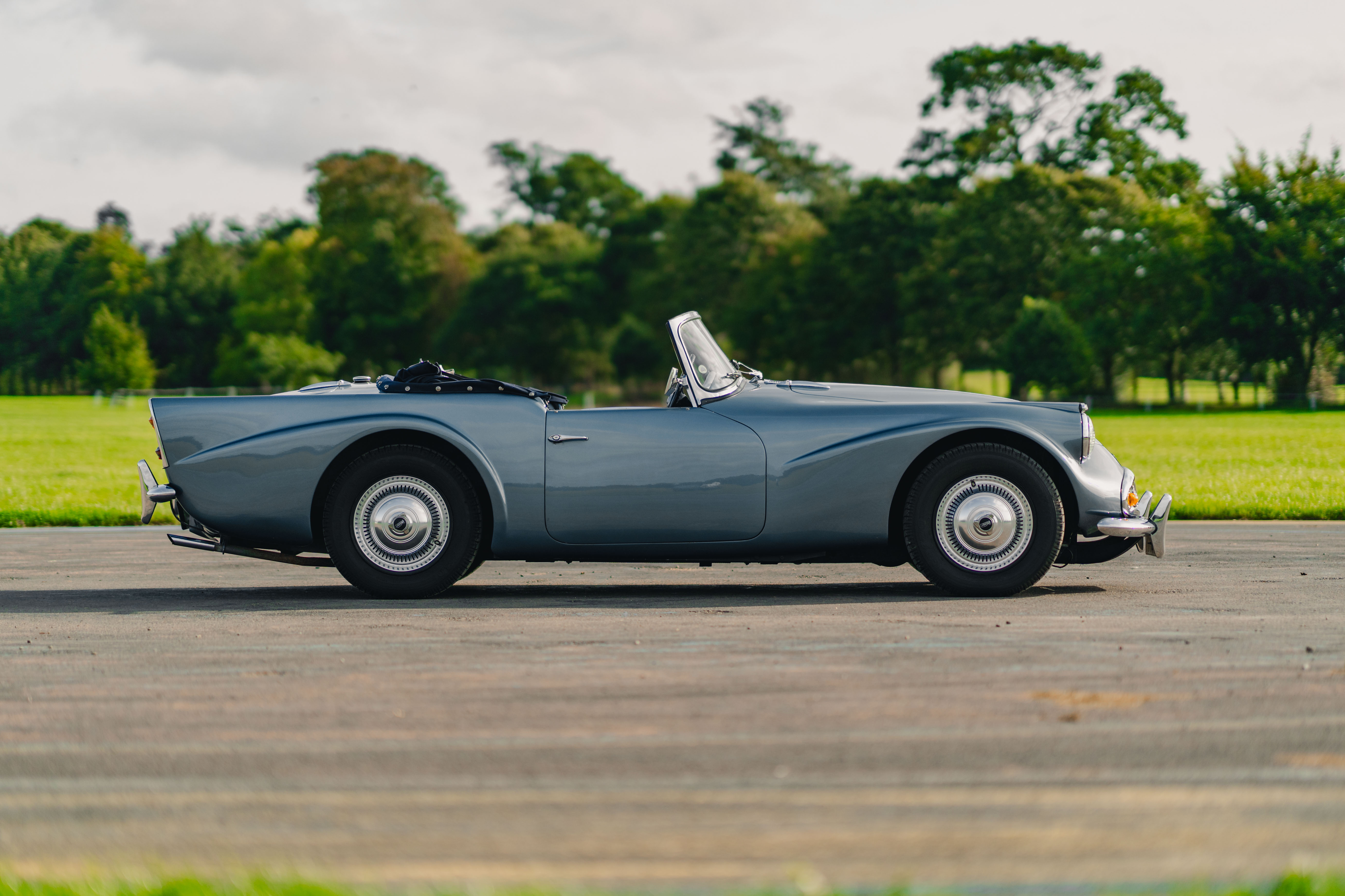 Lot 38 - 1962 Daimler SP250 B-Spec