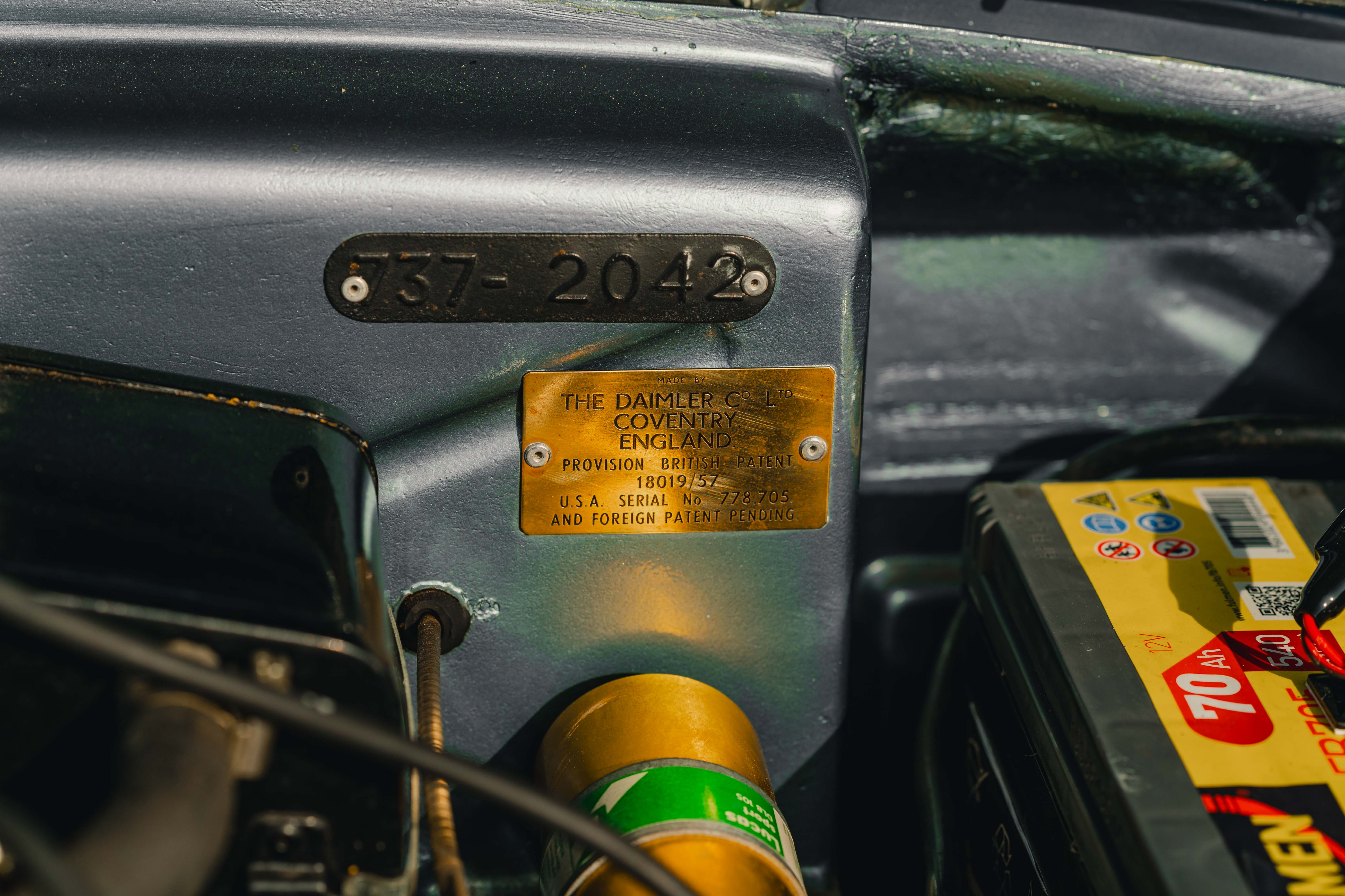 Lot 38 - 1962 Daimler SP250 B-Spec