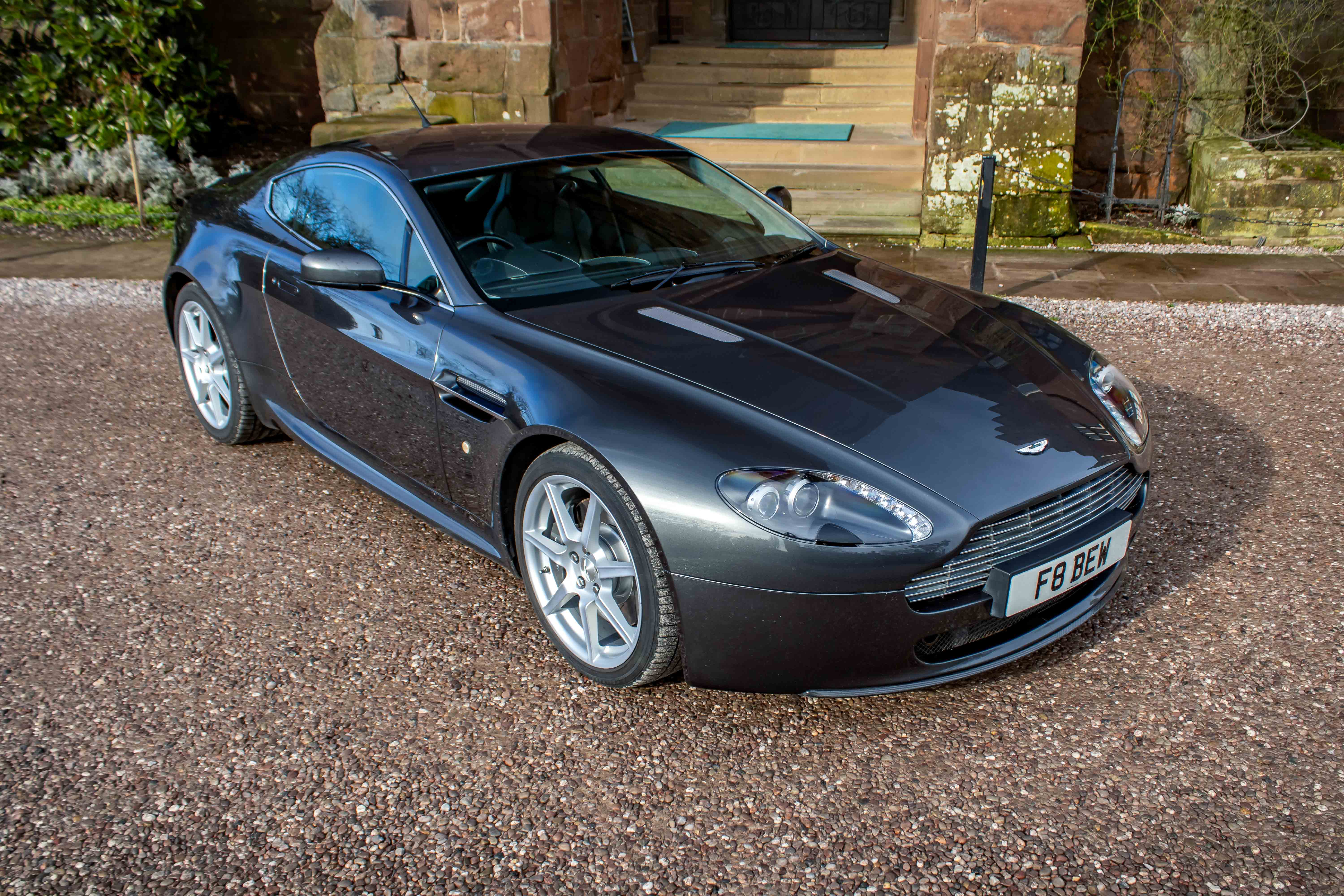 Lot 23 - 2006 Aston Martin V8 Vantage