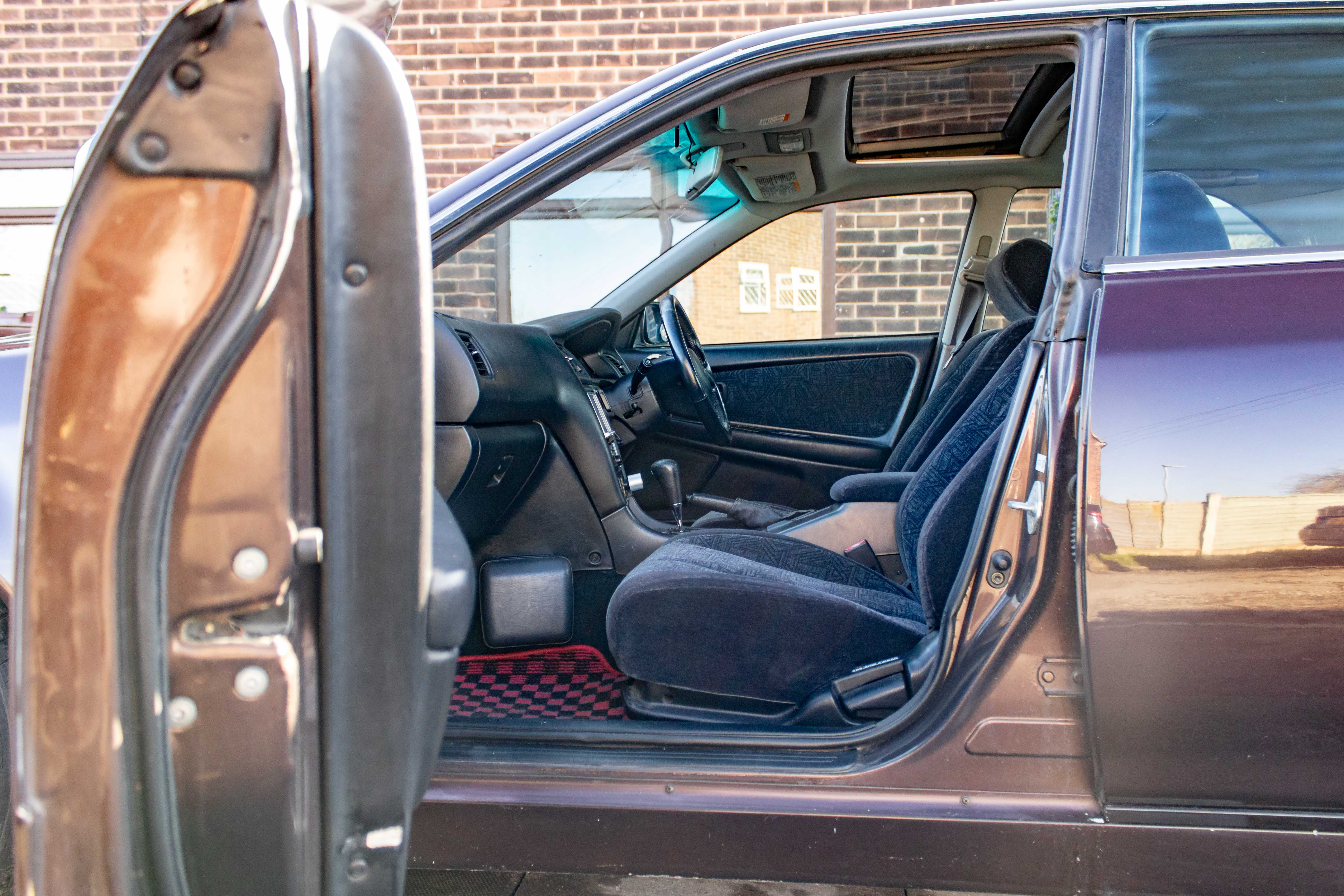 Lot 8 - 2000 Toyota Chaser