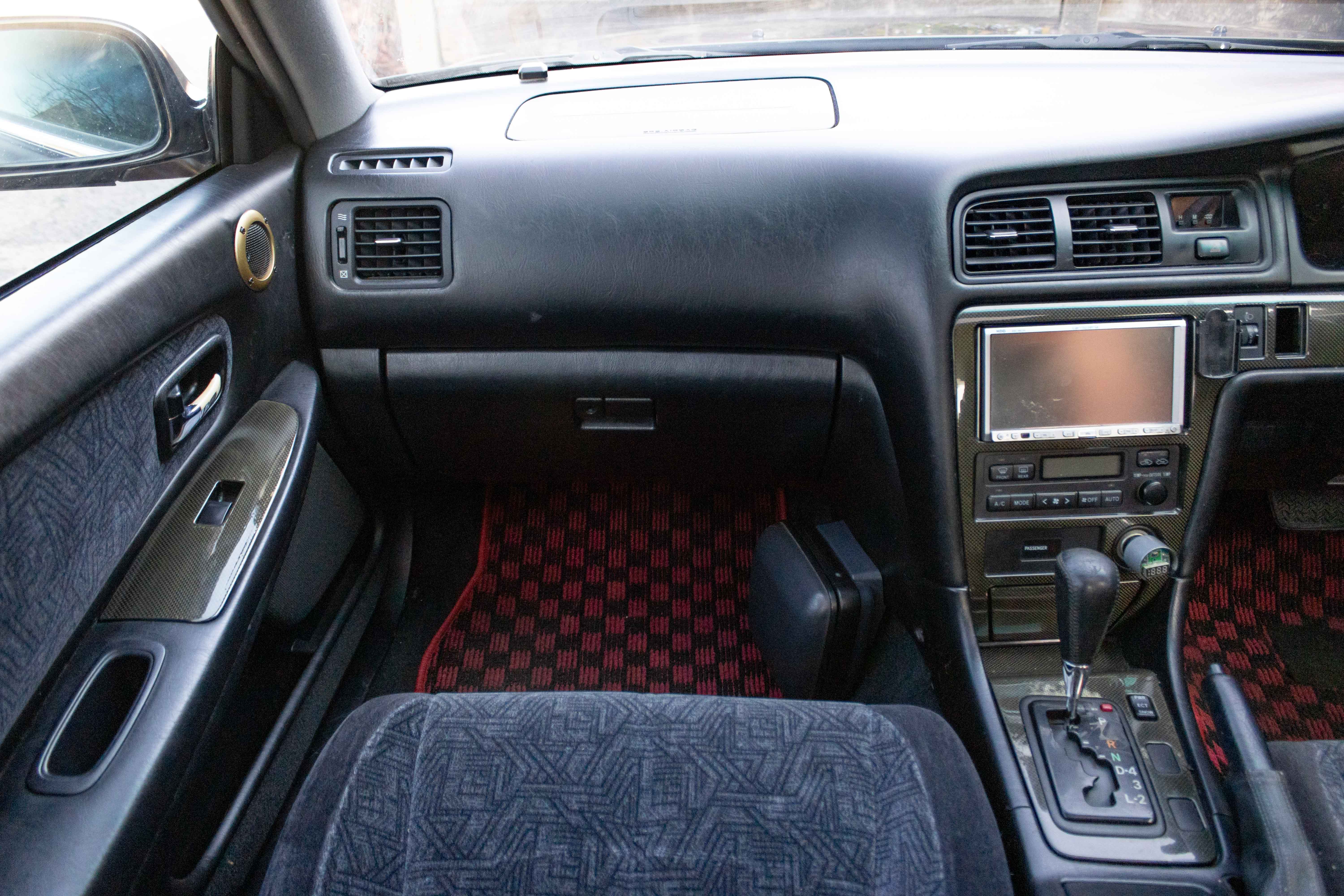 Lot 8 - 2000 Toyota Chaser