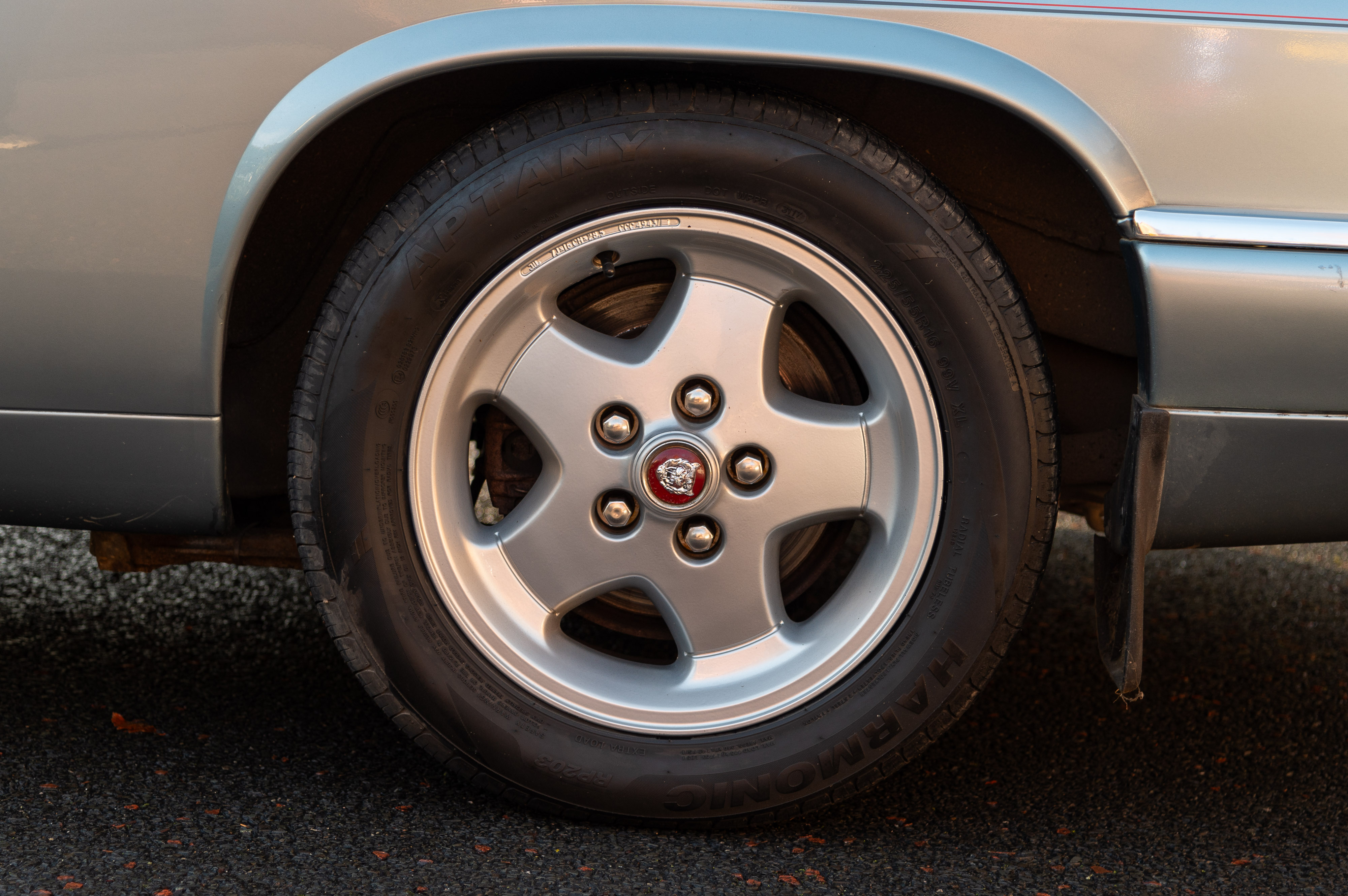 Lot 16 - 1994 Jaguar XJS