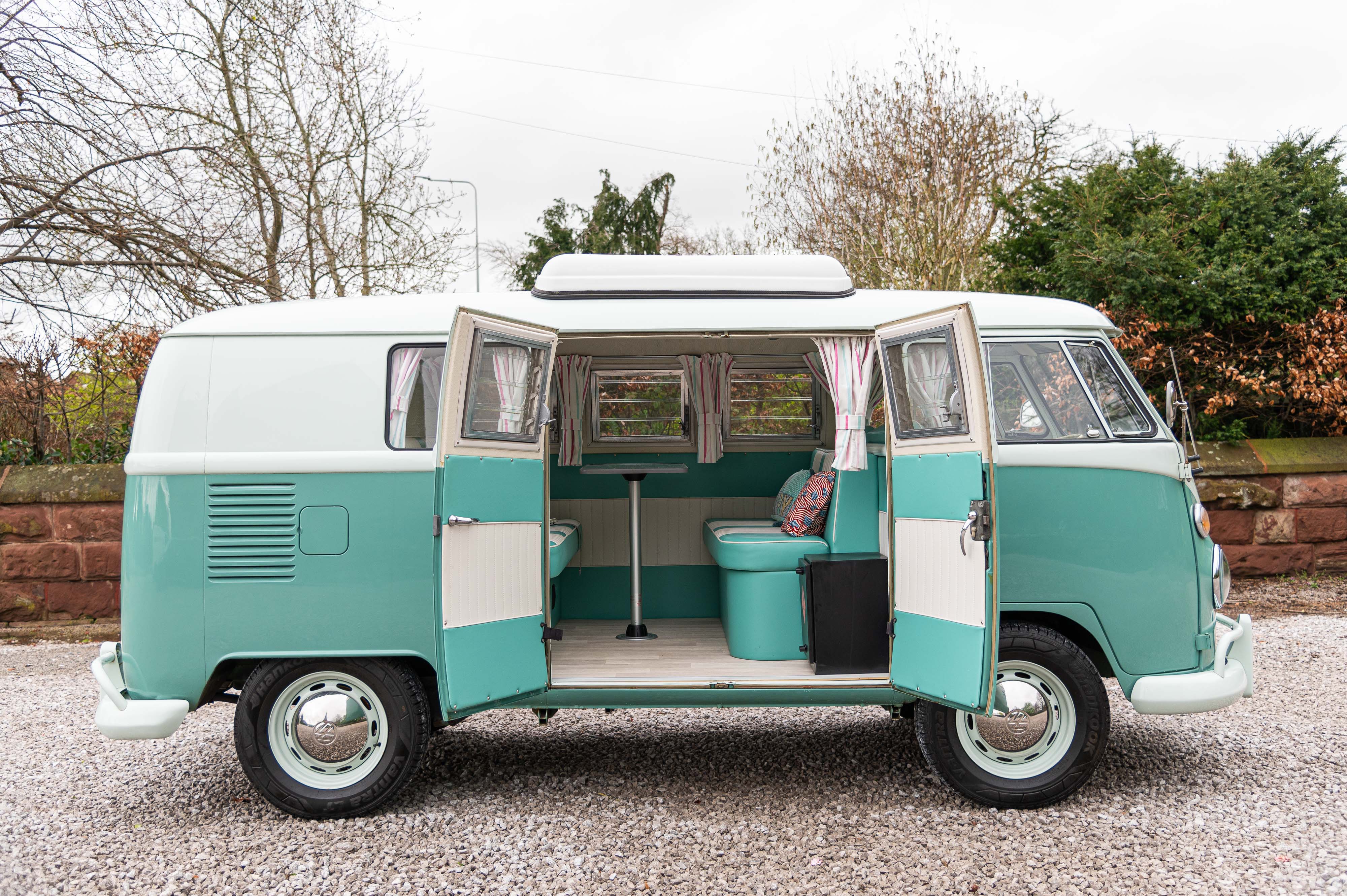 Lot 84 - 1967 VW Type 2 (T1) Split-screen