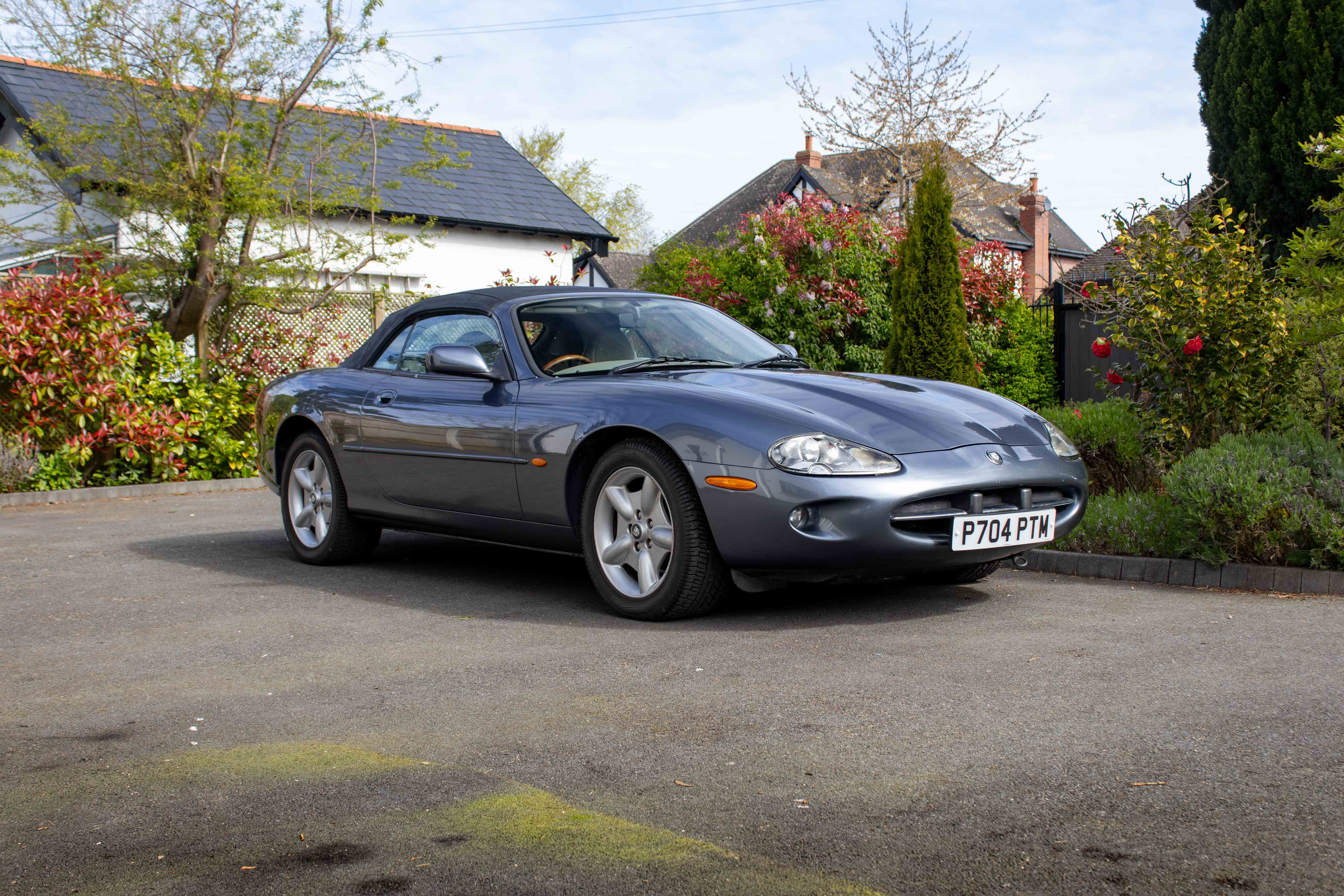 Lot 58 - 1997 Jaguar XK8 Convertible