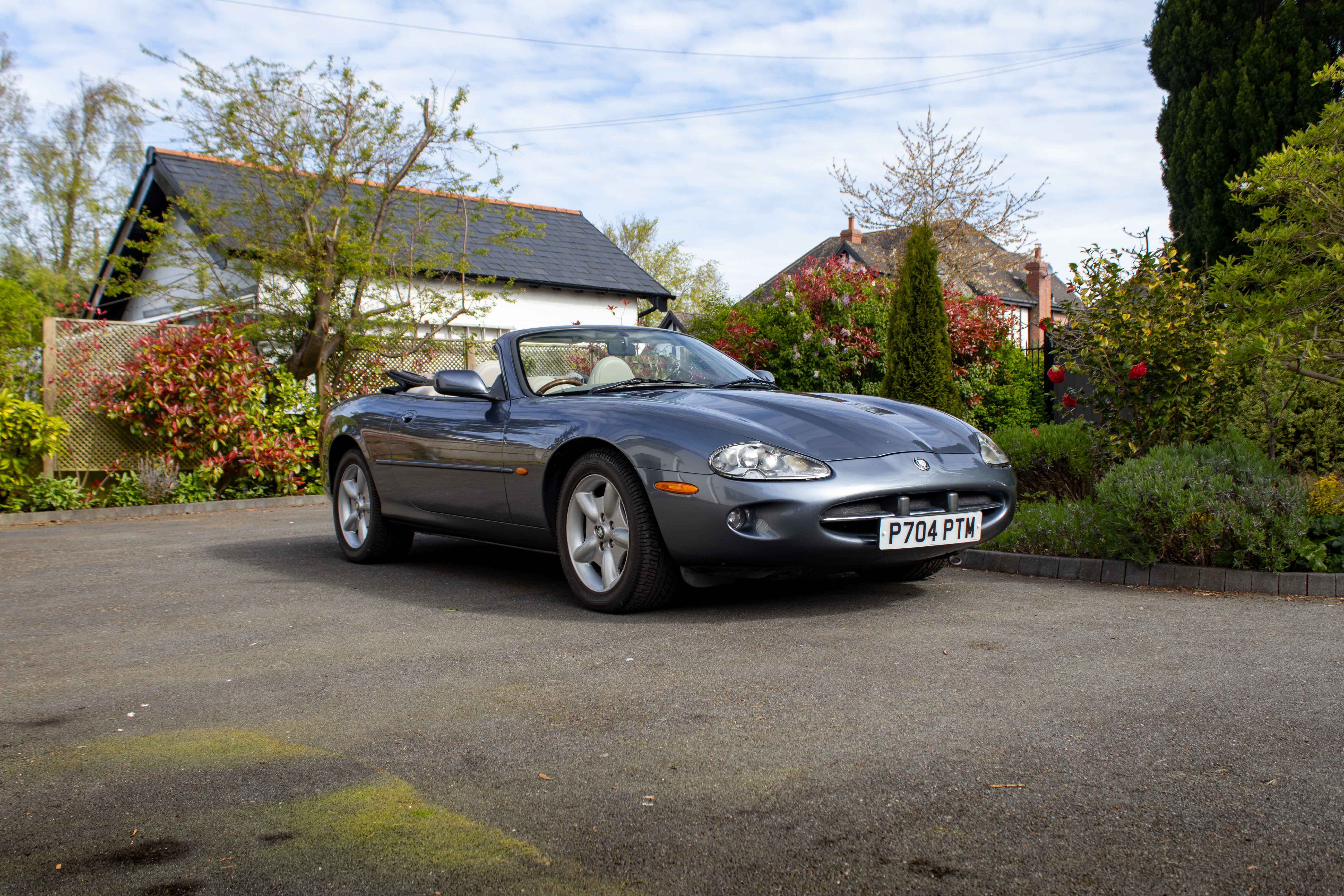 Lot 58 - 1997 Jaguar XK8 Convertible