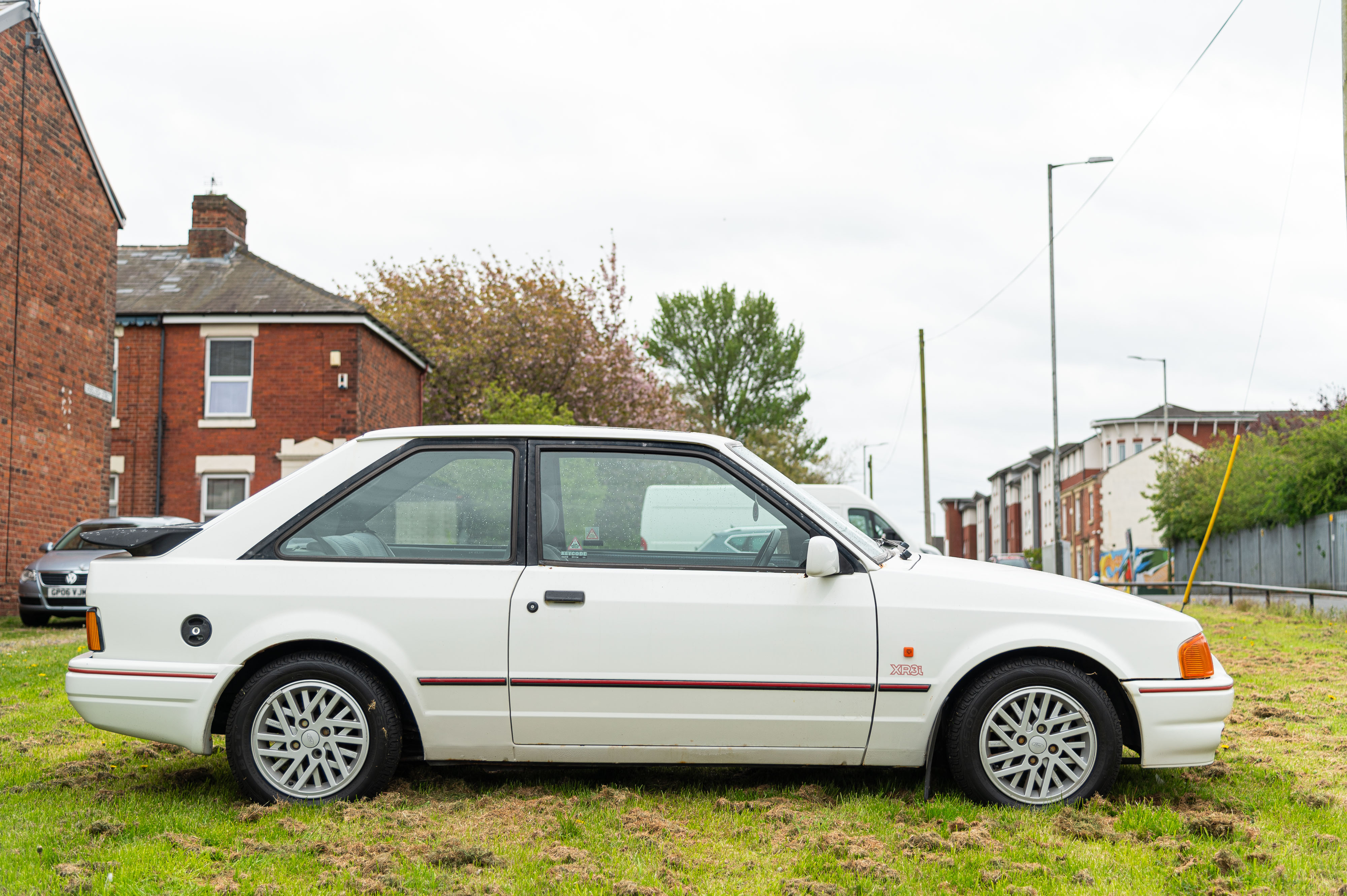 Lot 35 - 1991 Ford Escort XR3I