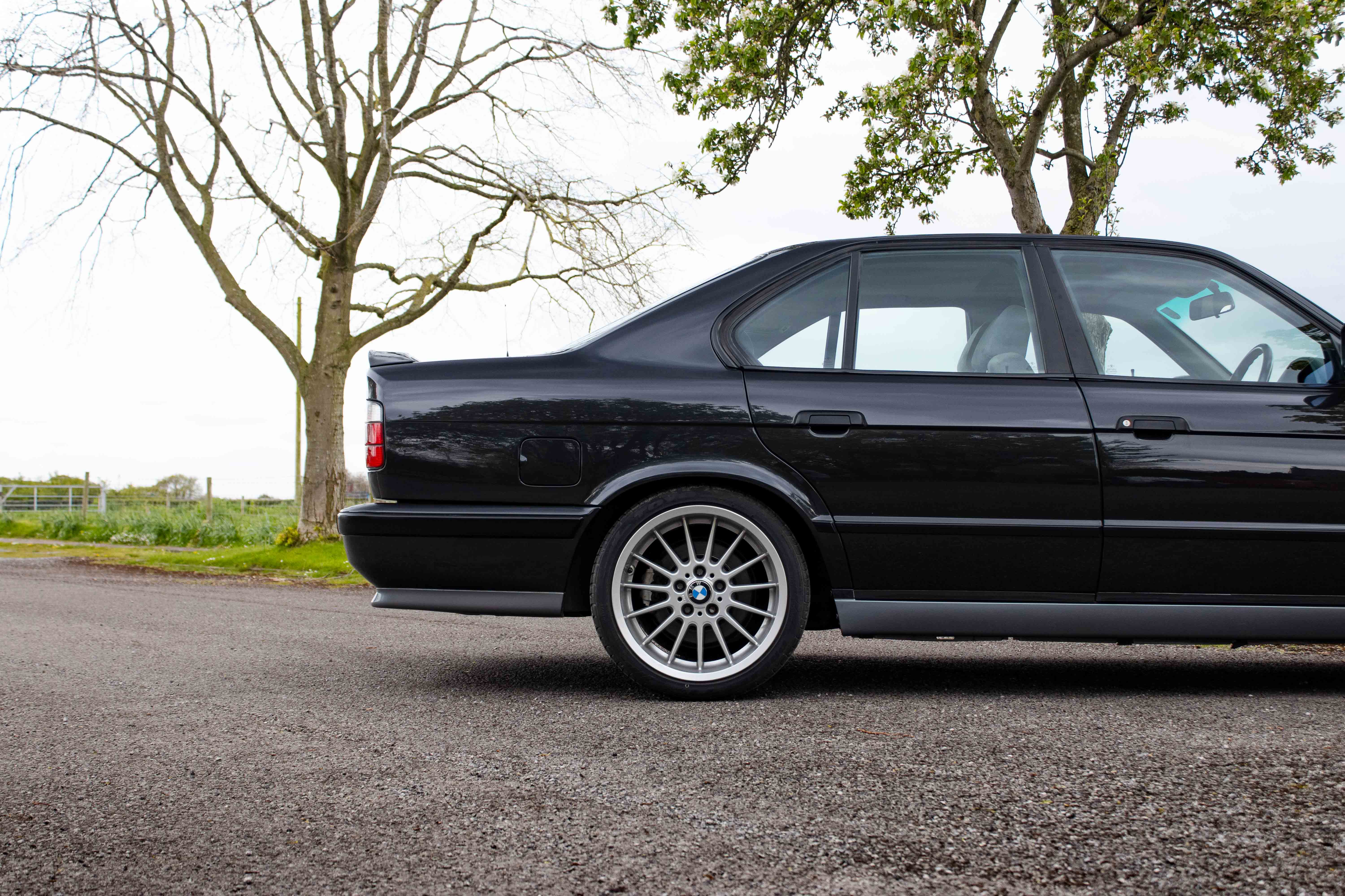 Lot 43 - 1992 BMW M5
