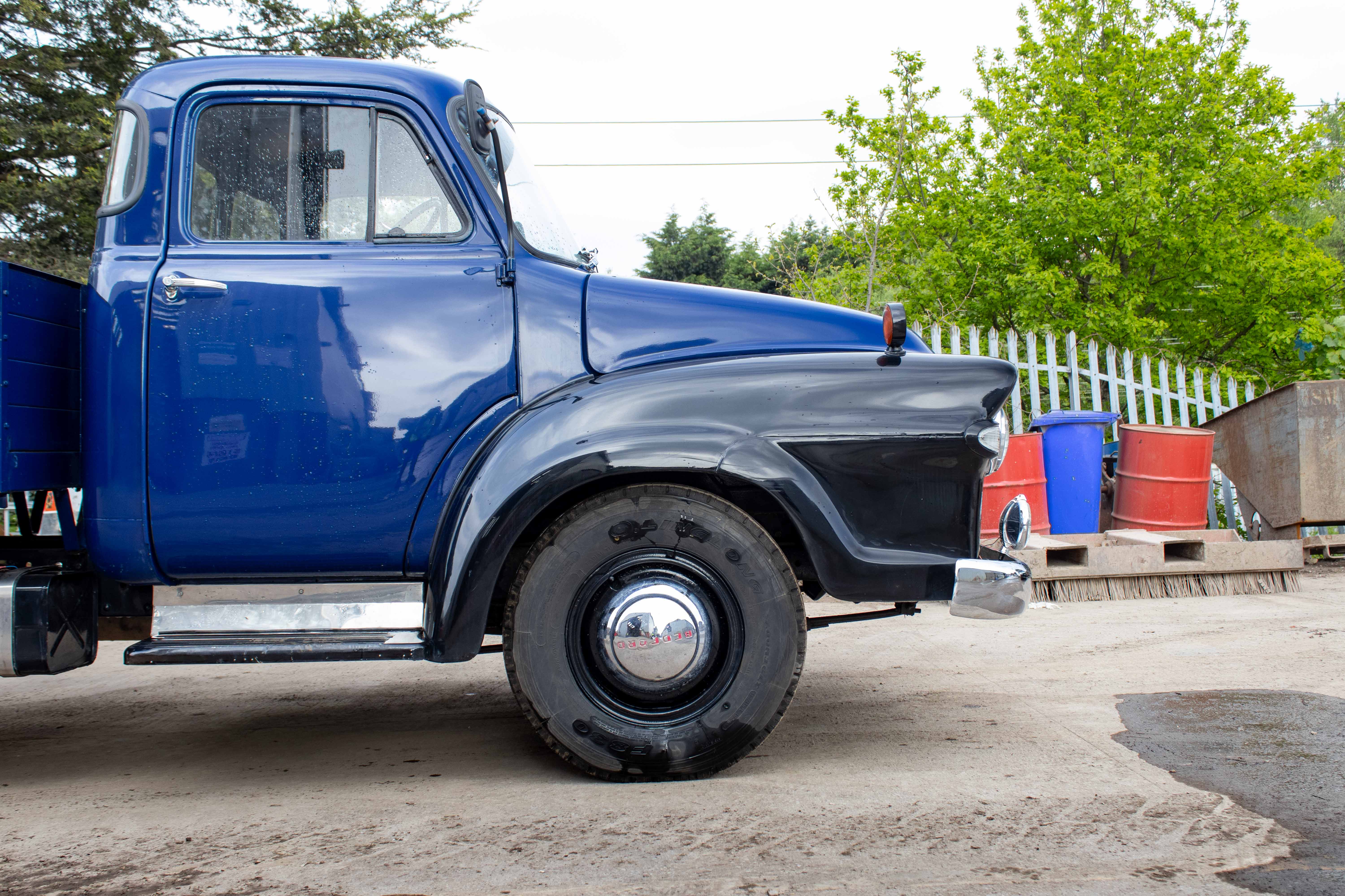 Lot 91 - 1975 Bedford J Type Pick-up