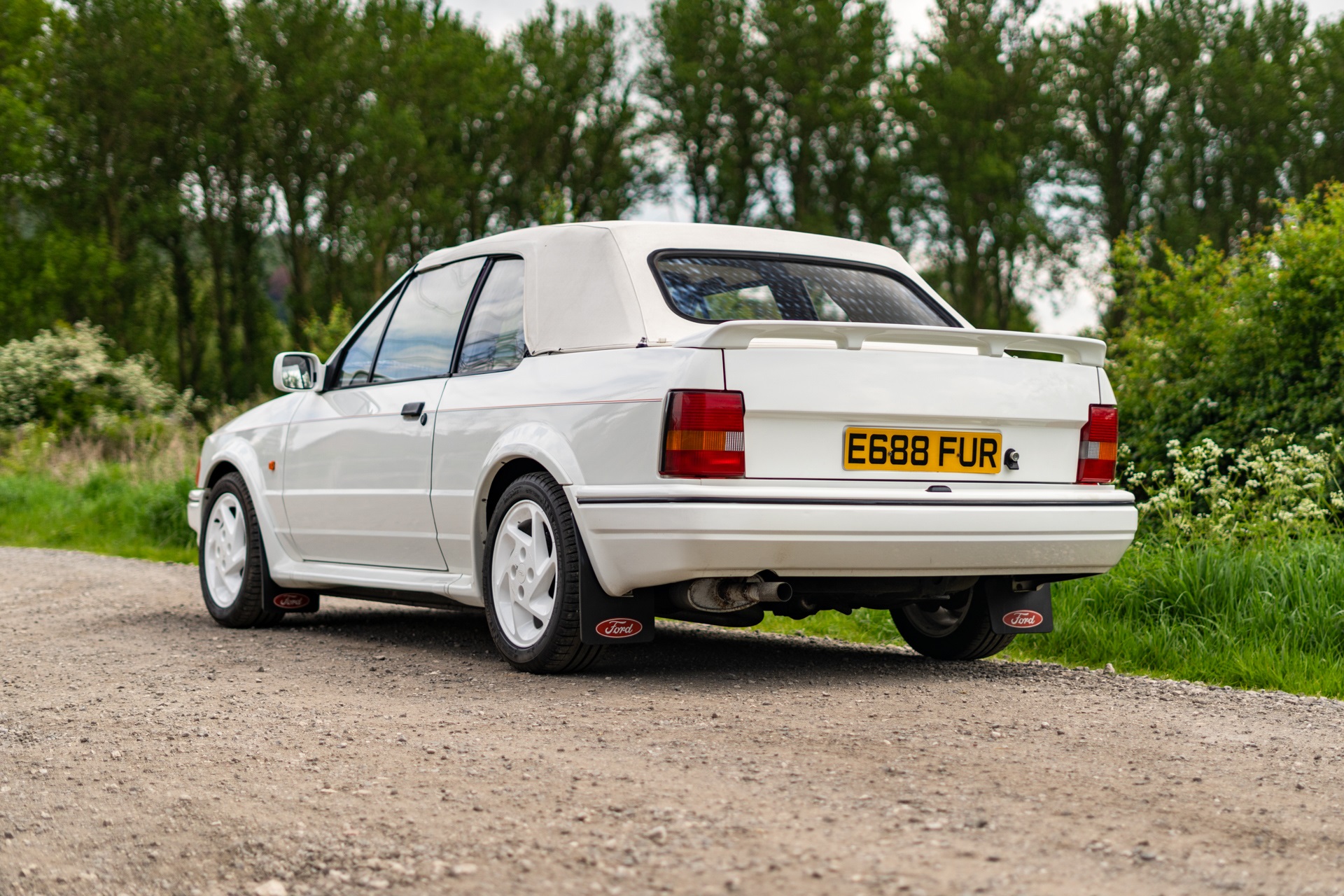 Lot 34 - 1988 Ford Escort XR3i Convertible