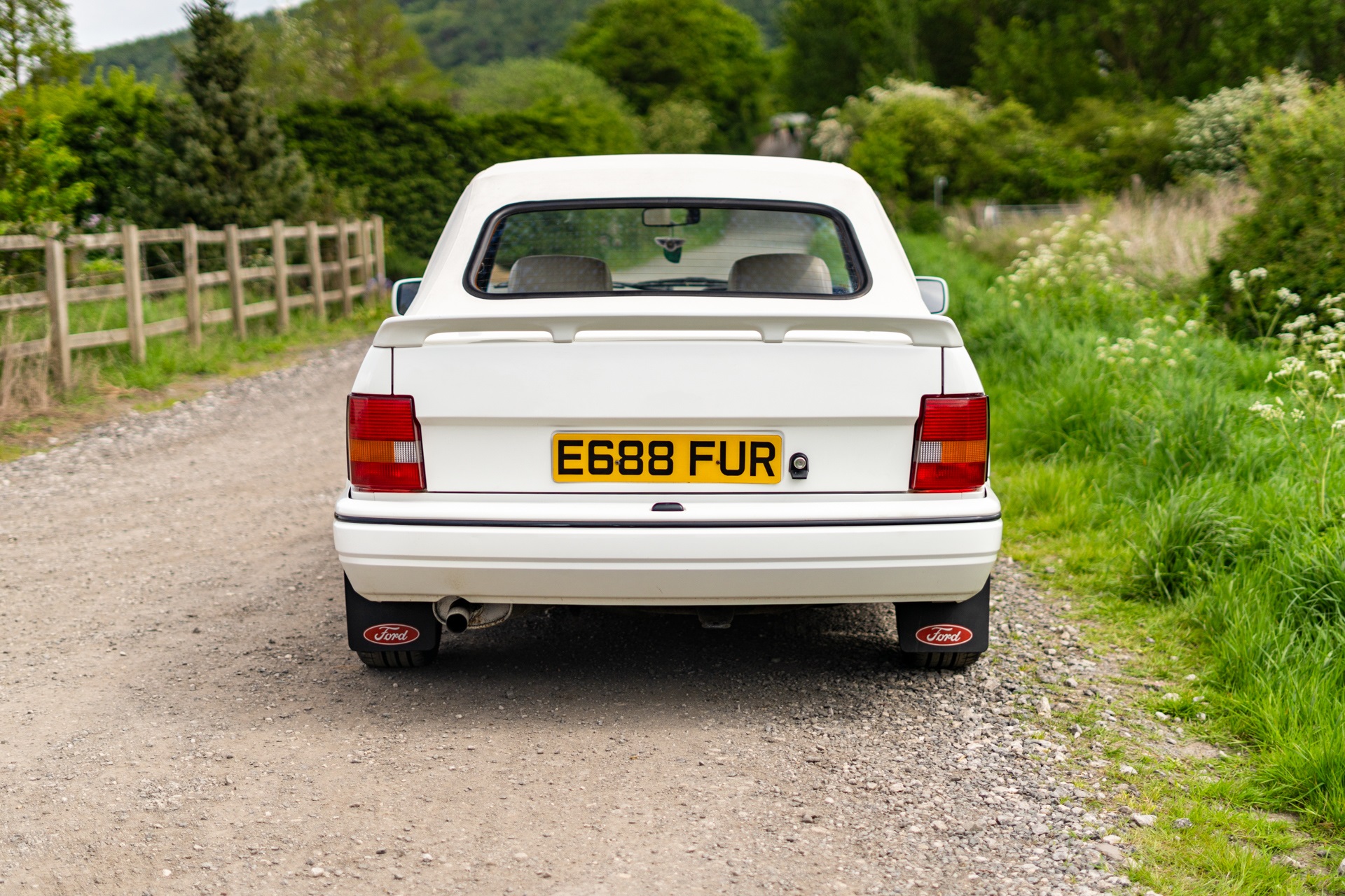 Lot 34 - 1988 Ford Escort XR3i Convertible