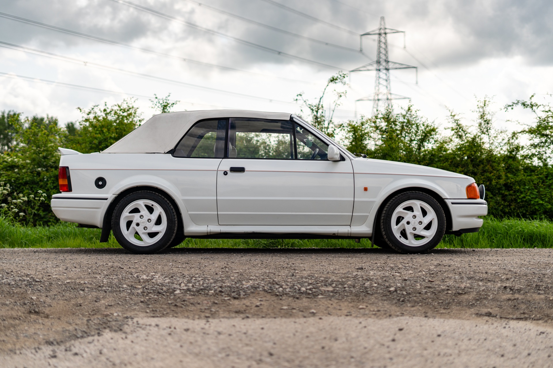 Lot 34 - 1988 Ford Escort XR3i Convertible