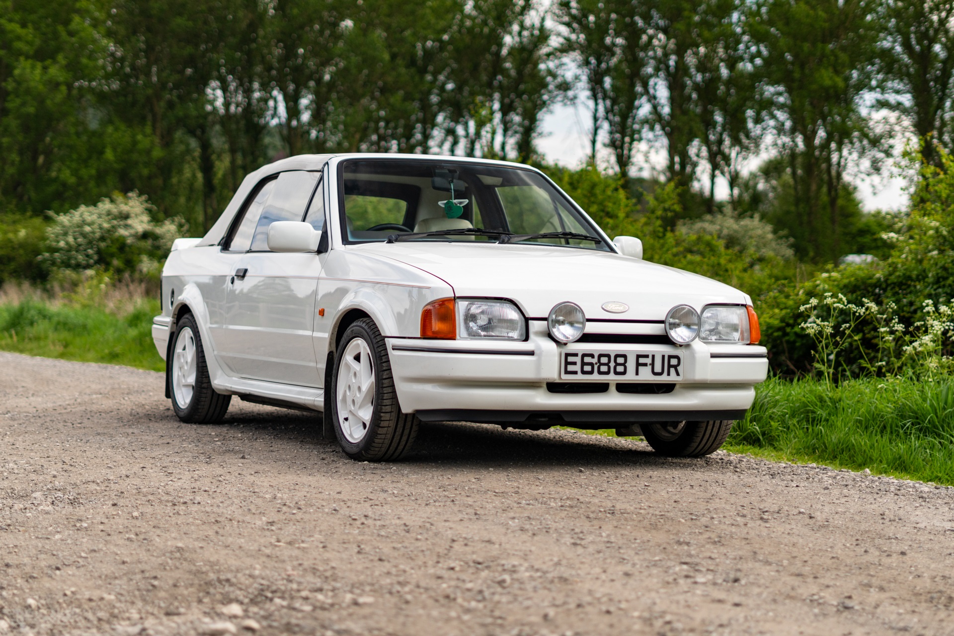 Lot 34 - 1988 Ford Escort XR3i Convertible
