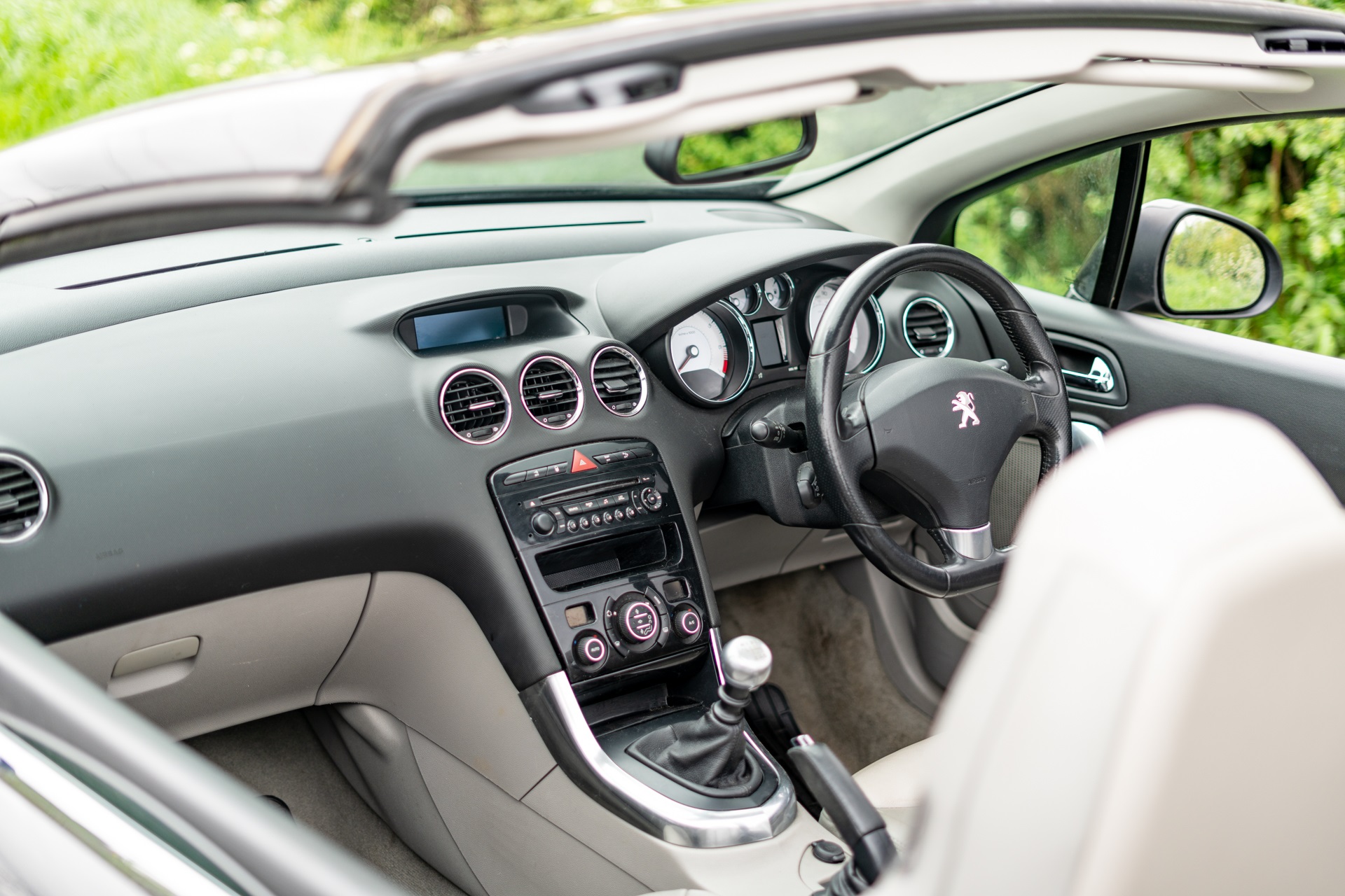 Lot 8 - 2011 Peugeot 308cc