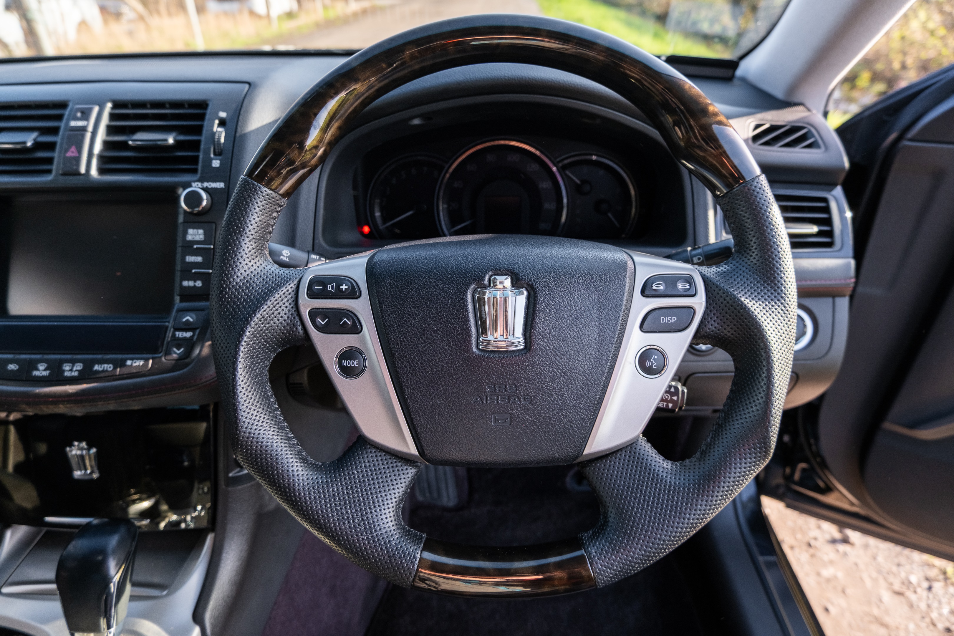 Lot 48 - 2012 Toyota Crown Athlete